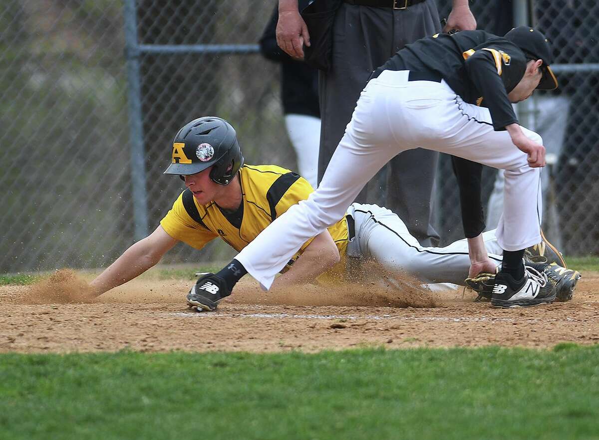 Pinover delivers in a pinch as No. 4 Hand downs No. 2 Amity