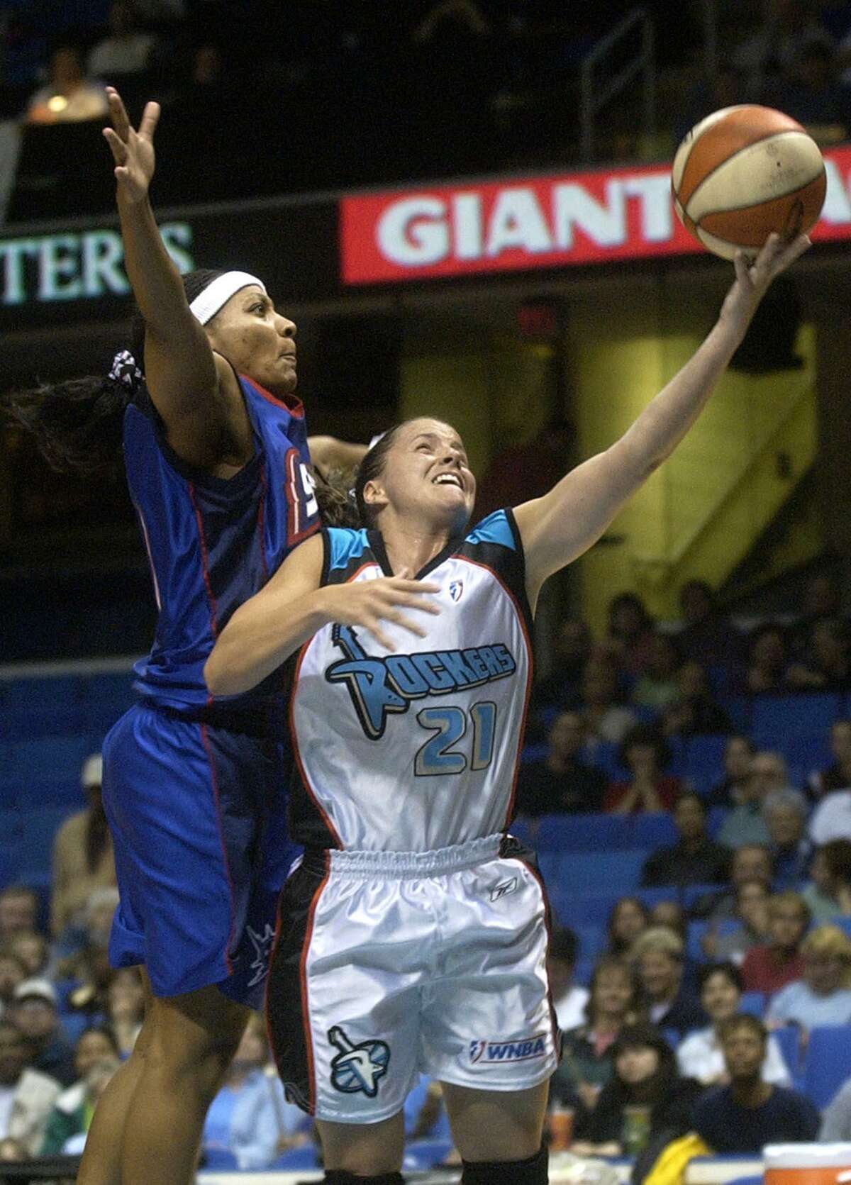 UConn great Jennifer Rizzotti named president of Connecticut Sun