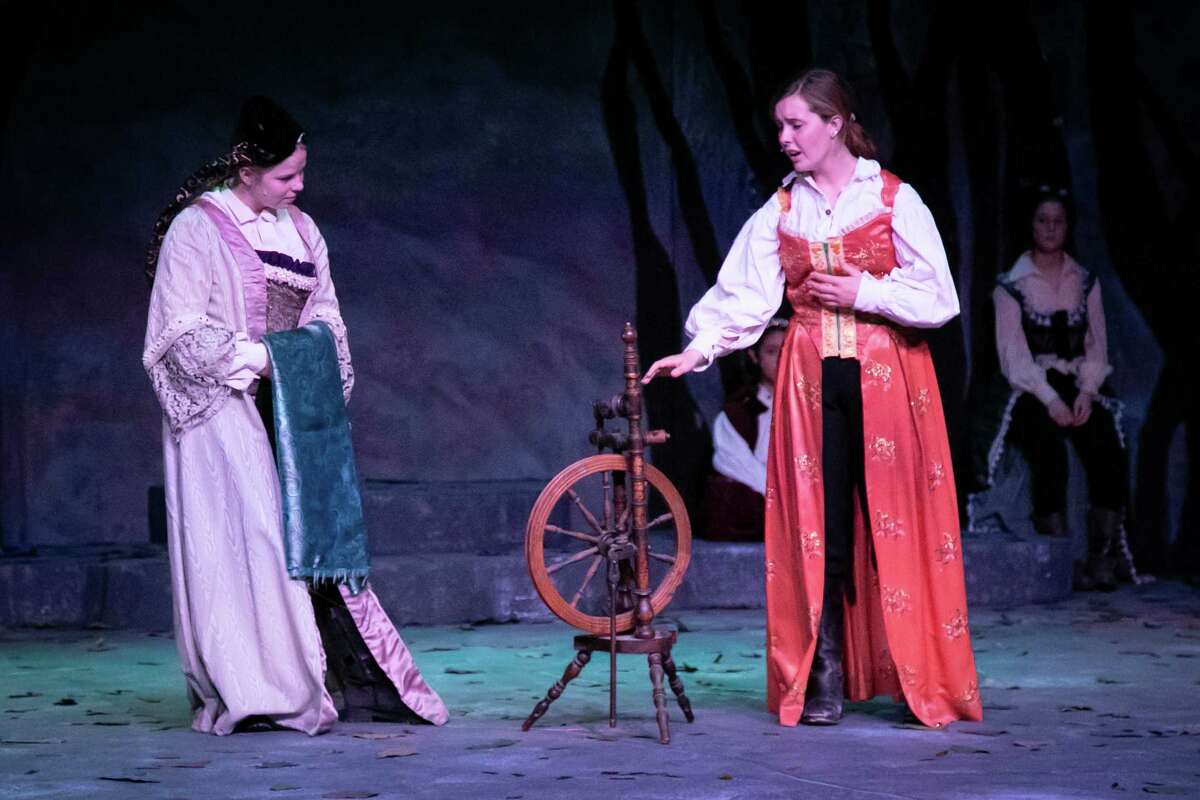 Pickwick Players bring classic fairytales to life