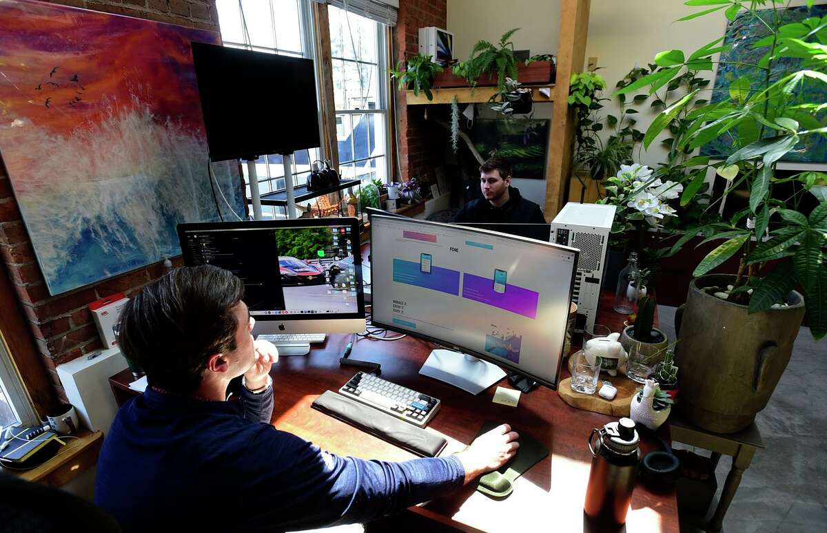 FinTron, a CT startup, helps young people with ‘zero investment ...