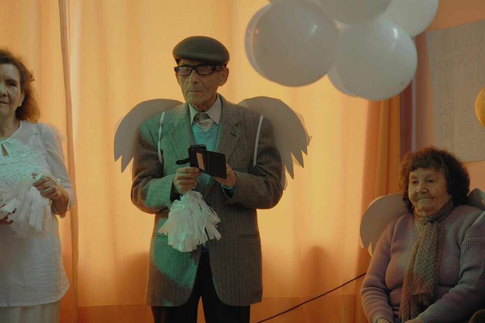 Hulu’s Oscar-nominated doc 'The Mole Agent' follows an 83-year-old spy ...