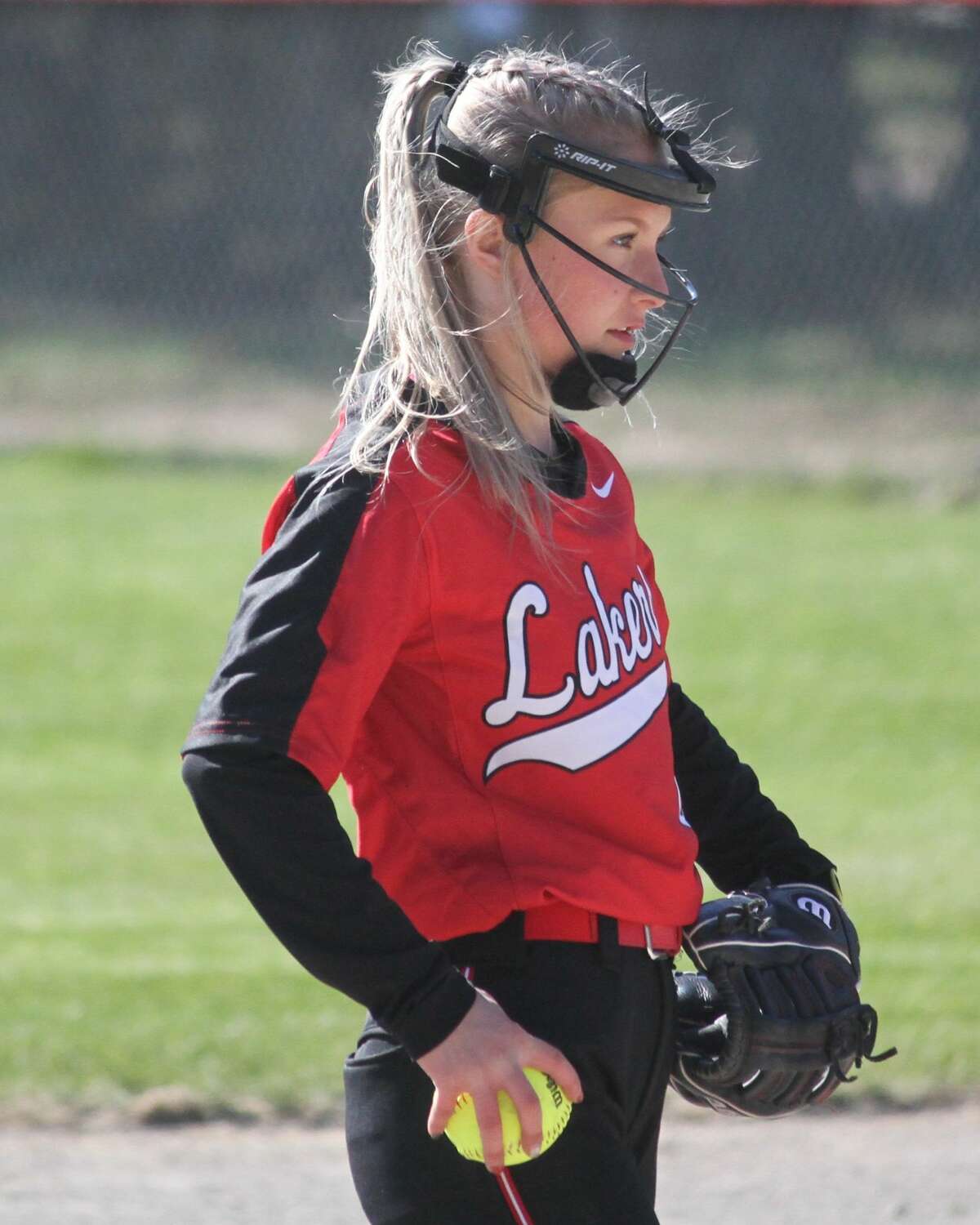 Young Lakers score first softball wins of season