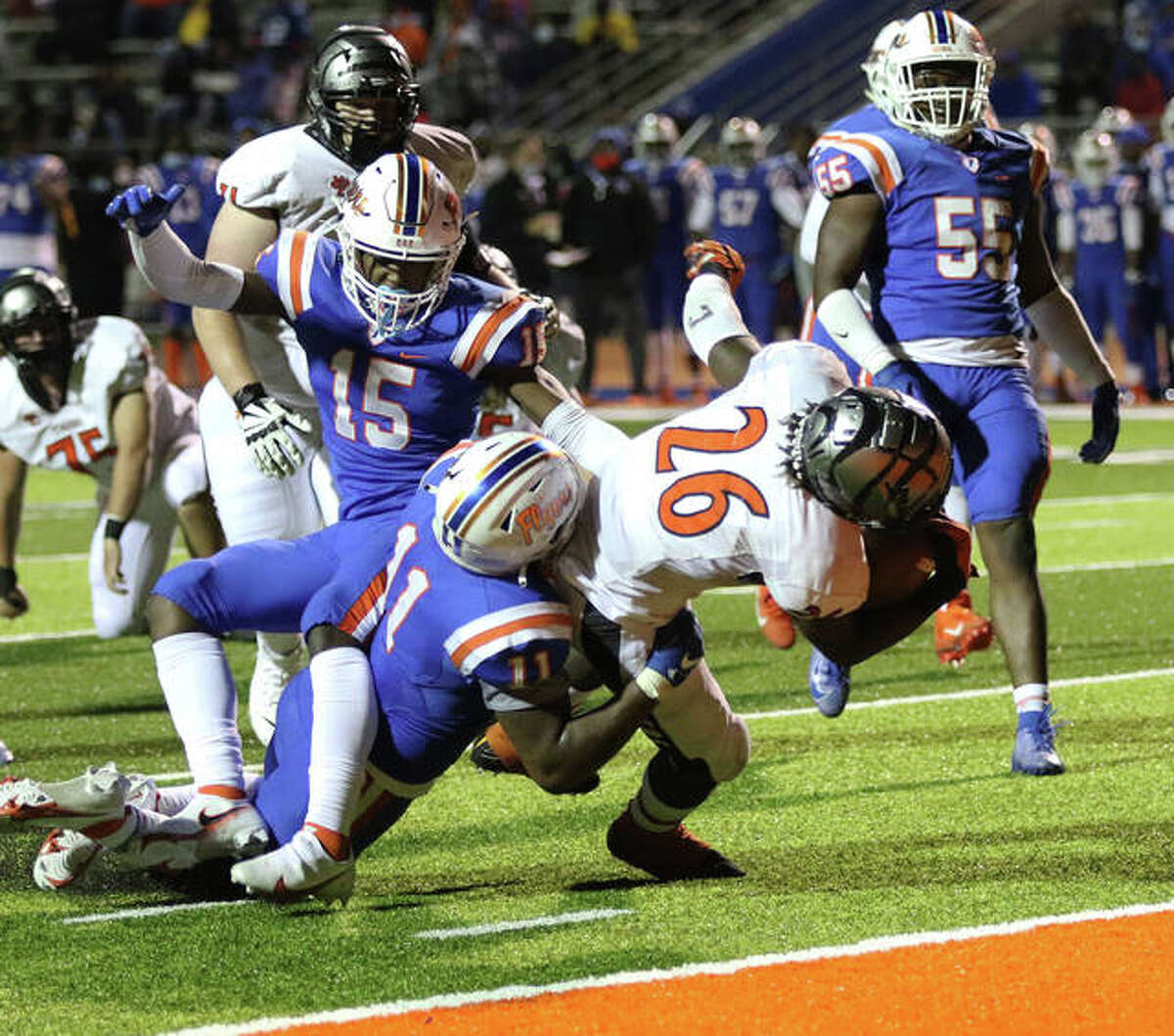 East Side outlasts Edwardsville 50-47 to win SWC (w/ 7 photos)