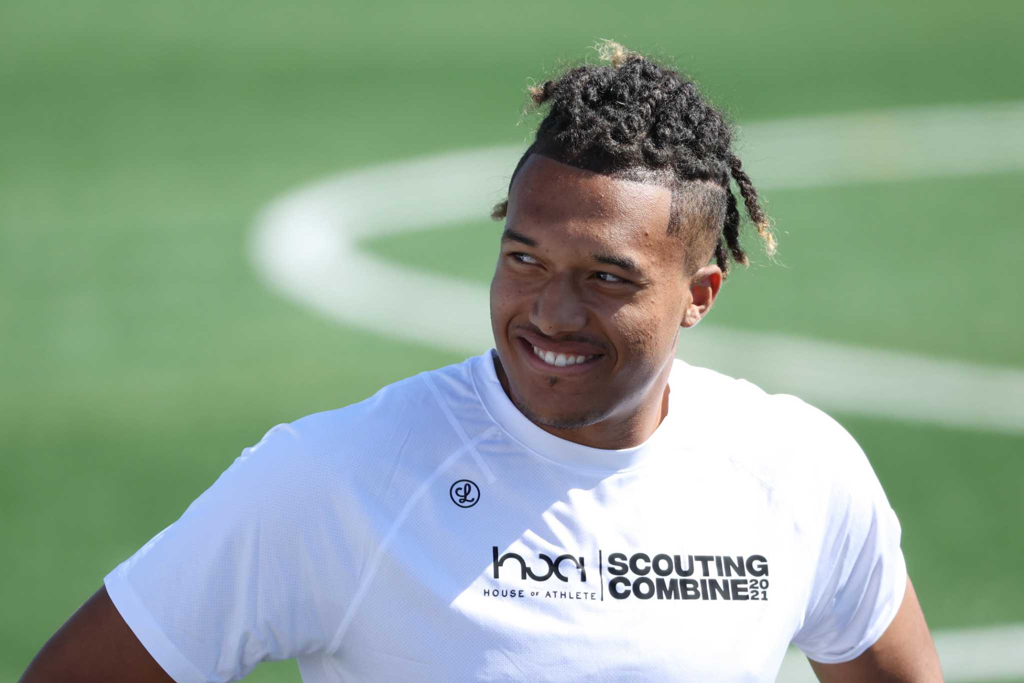A Texas high school football tradition: 3 more QBs ready for NFL stage