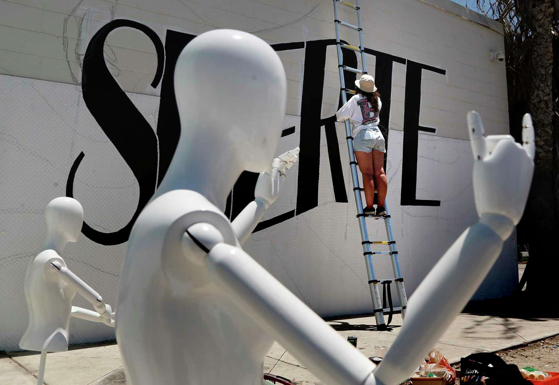 ‘Elevated street art’ — San Antonio’s West Side blossoms with colorful ...
