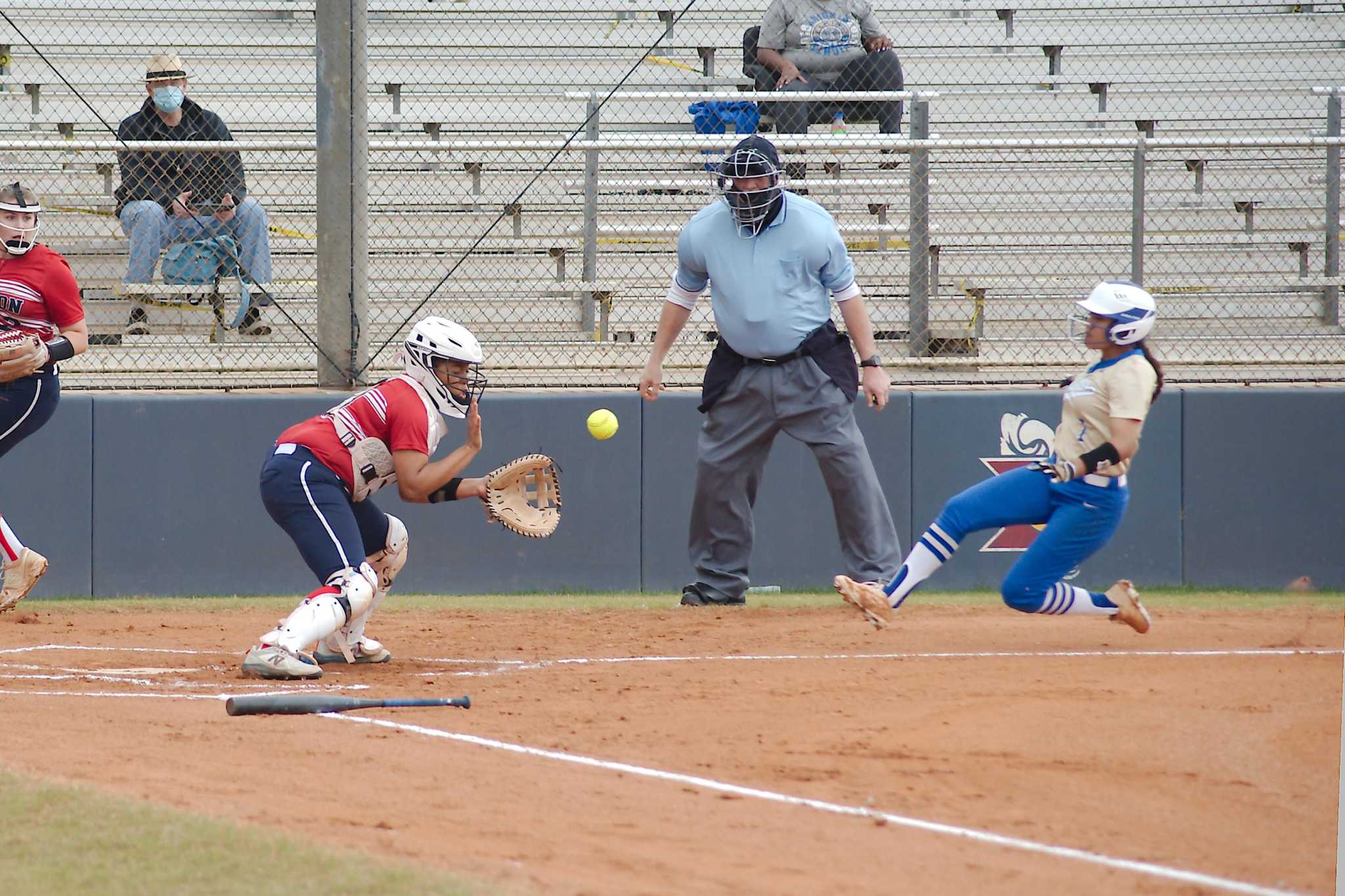 Softball playoffs: Dawson eyes upset of unbeaten Clear Springs