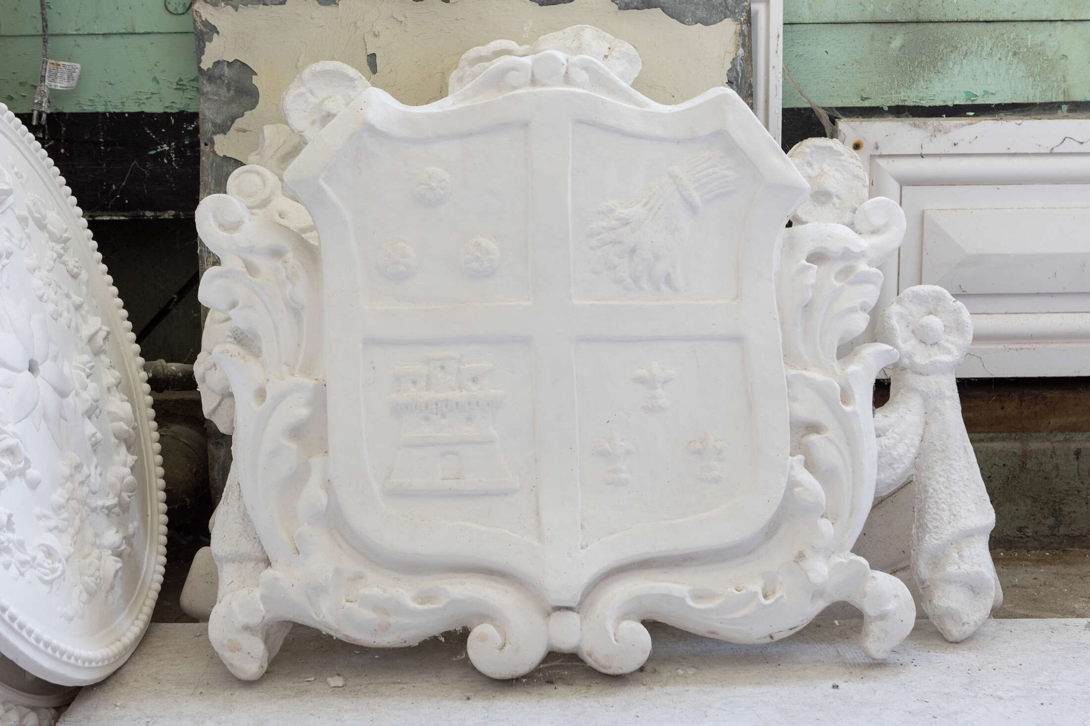The story behind the mysterious crests on old San Francisco homes