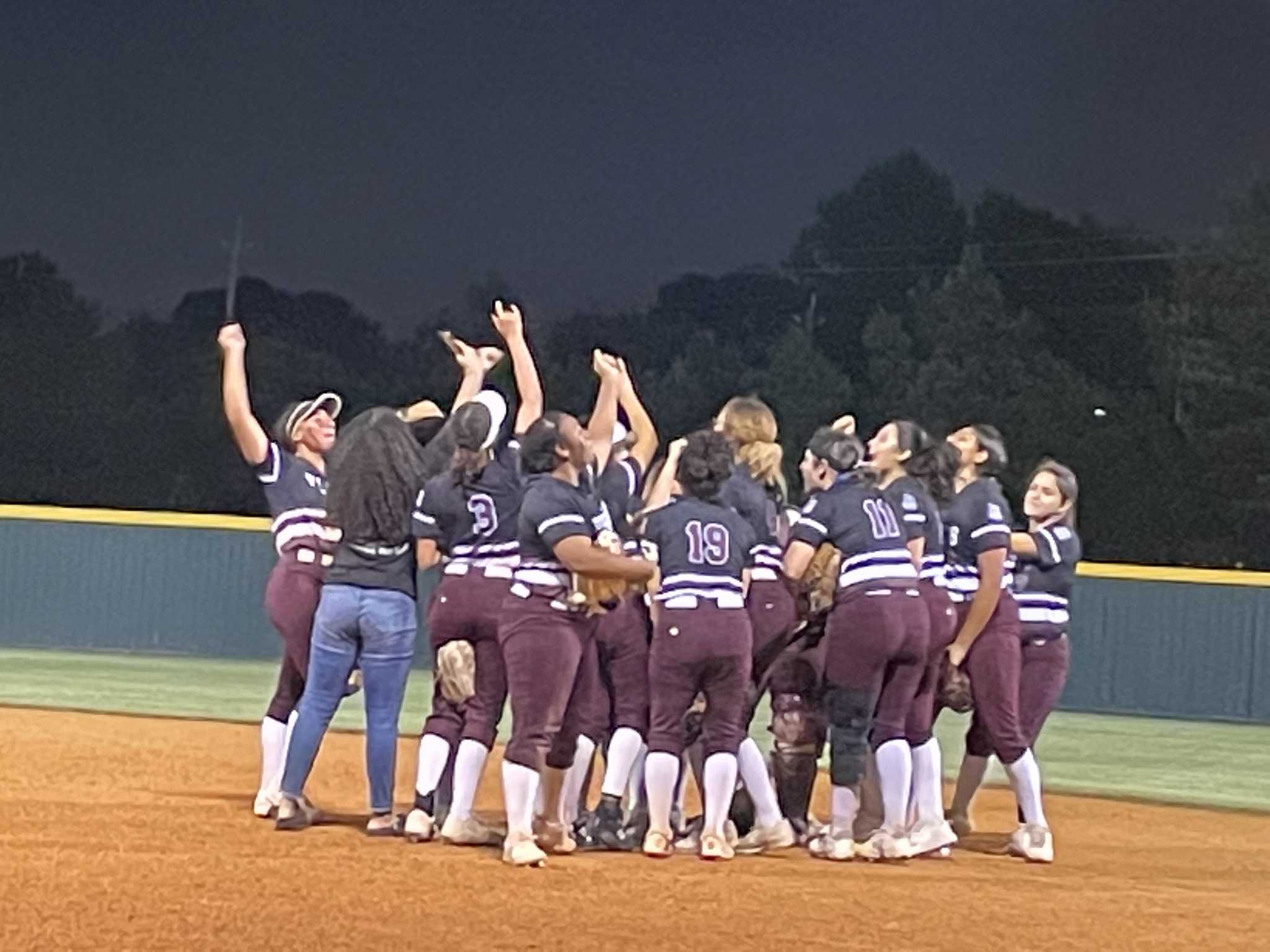 Softball: Offensive explosion helps Heights reach second round for ...