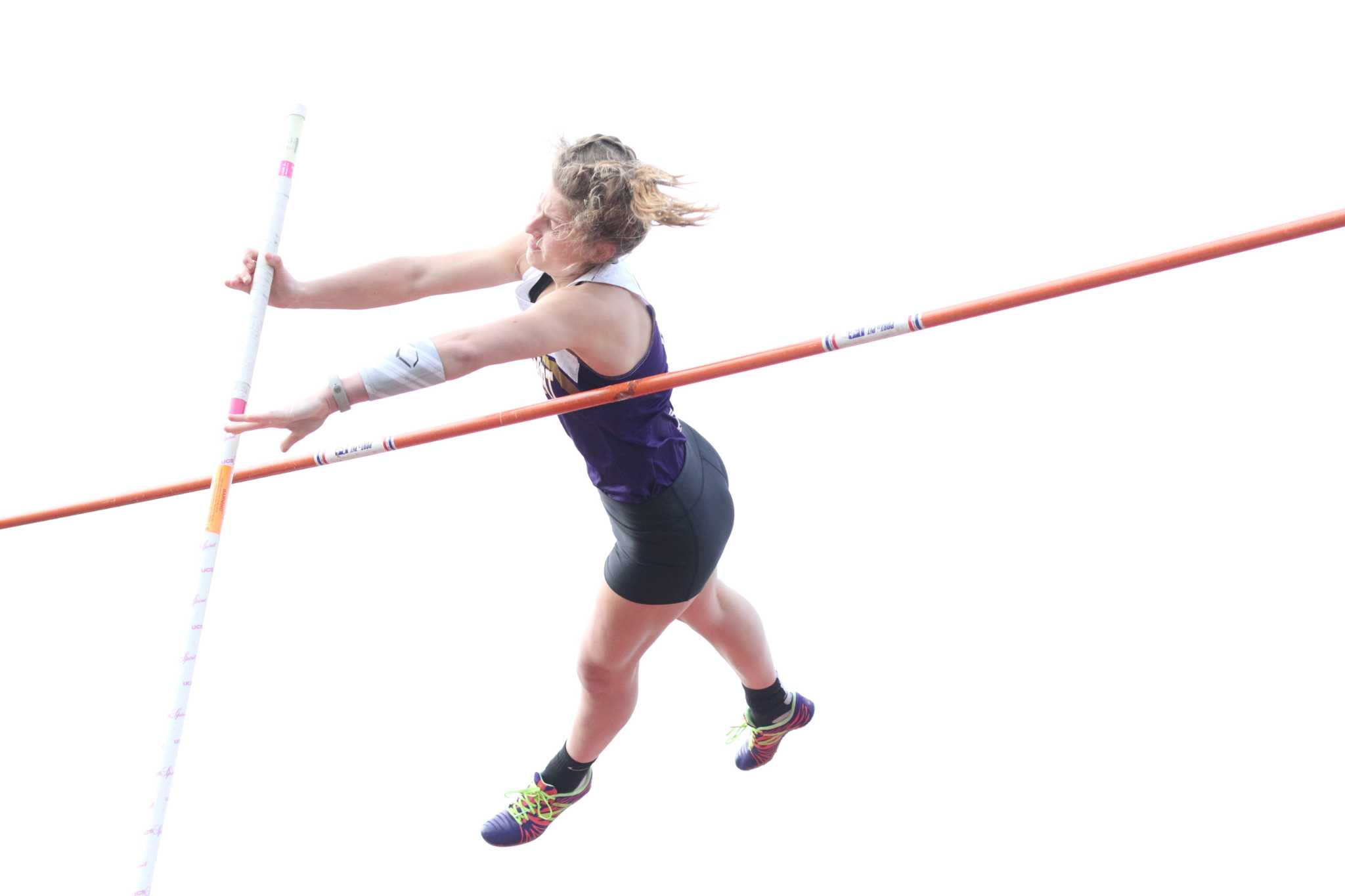 Frankfort's two-time state pole vault champion signs with Hillsdale College