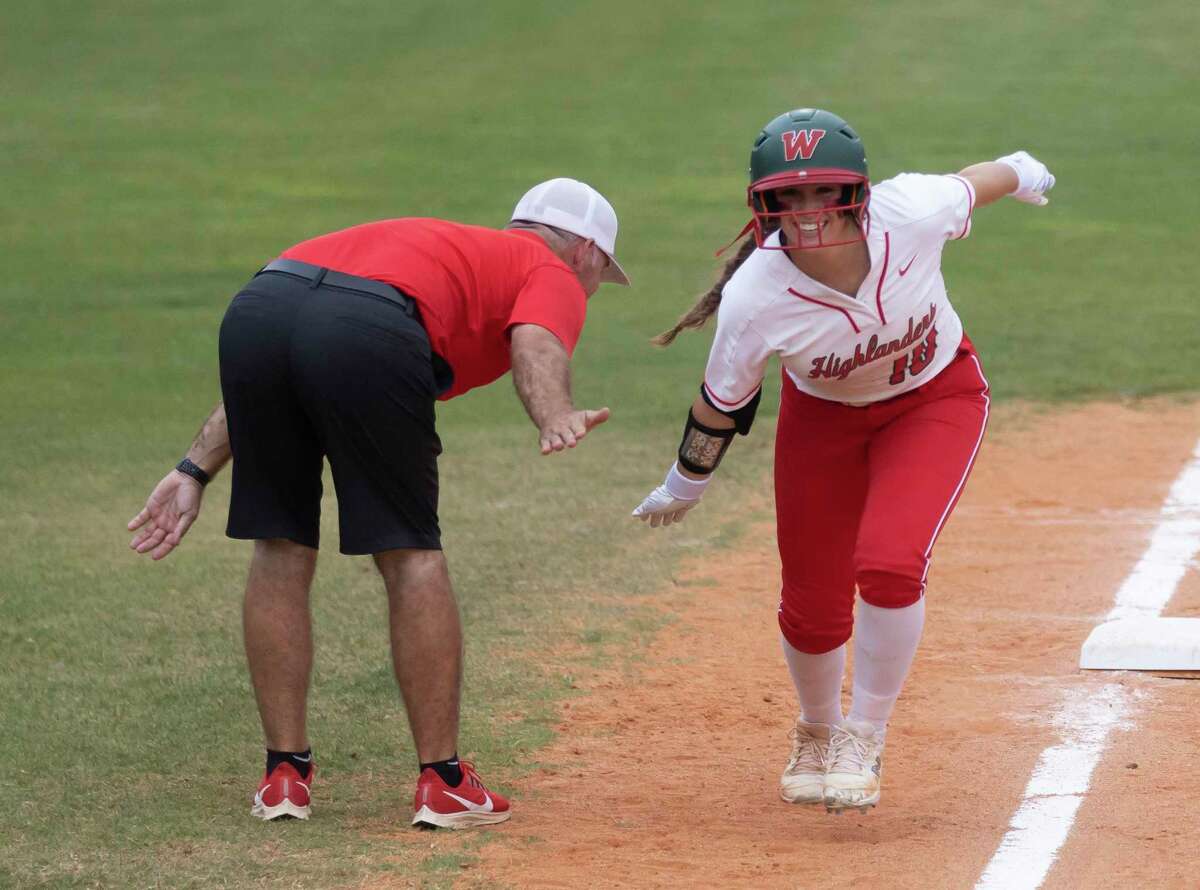 SOFTBALL ROUNDUP: The Woodlands, Oak Ridge roll; Splendora advances