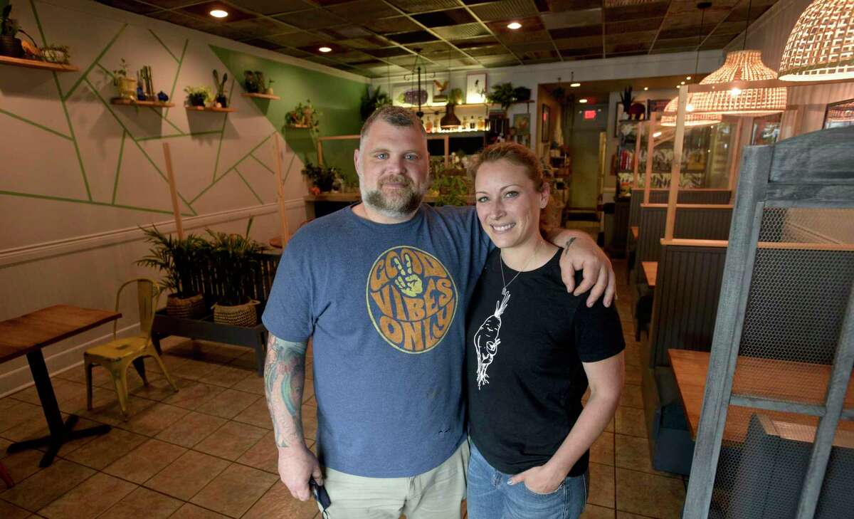 Taproot in Bethel serves up ‘shiok’ burgers and Southeast Asian specialties