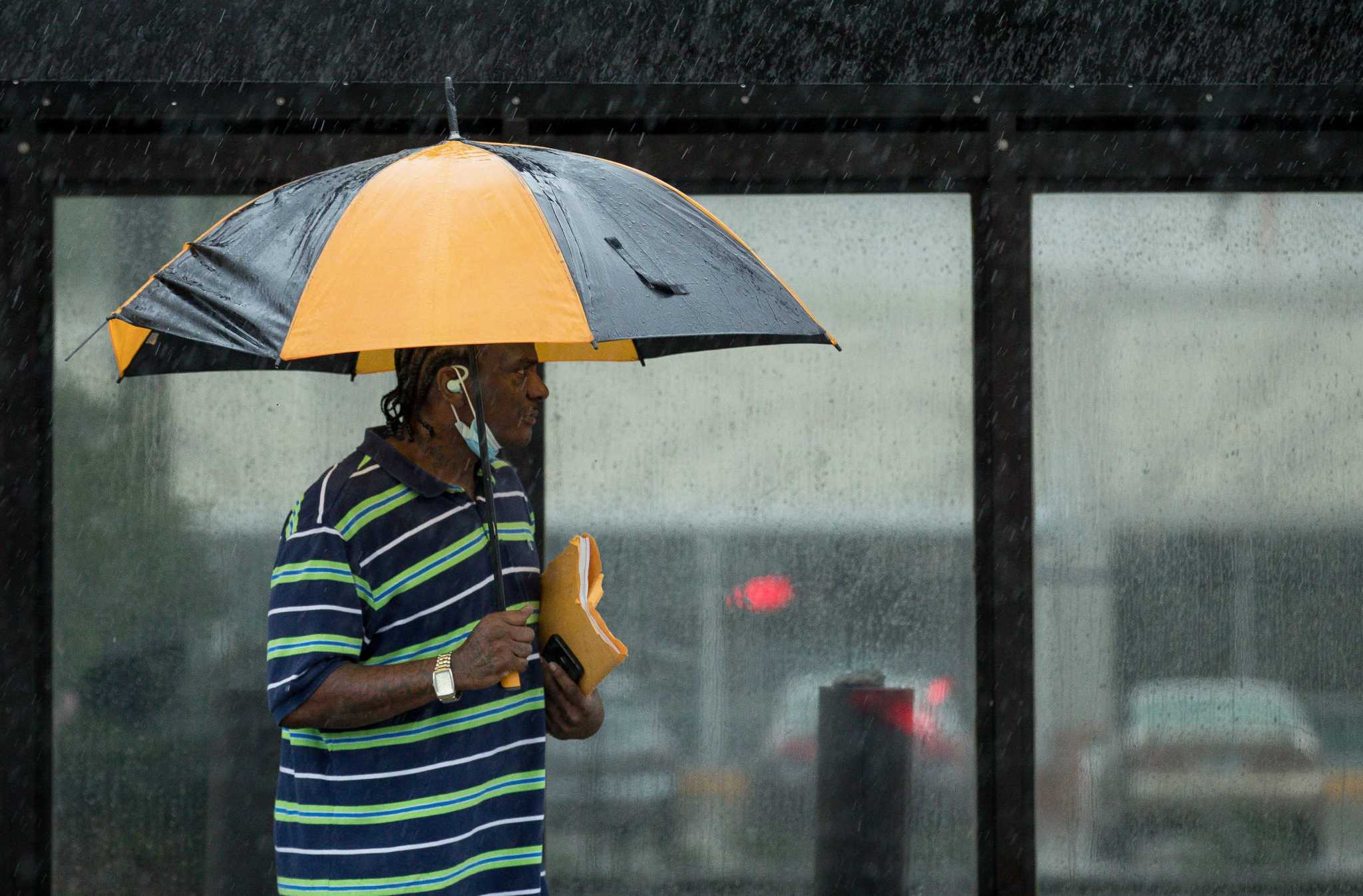 More heavy rainfall, flash flooding expected in Saturday storms