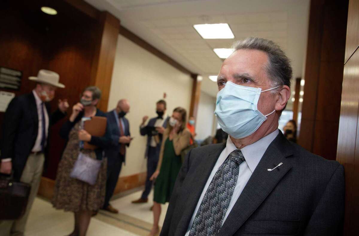 A defense attorney was shut out of court by a Houston judge. Why he ...