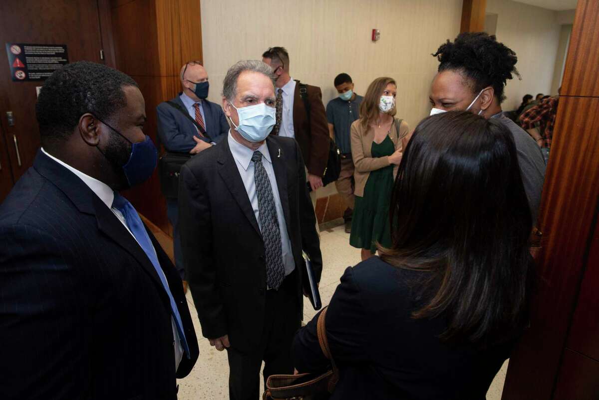 A defense attorney was shut out of court by a Houston judge. Why he ...