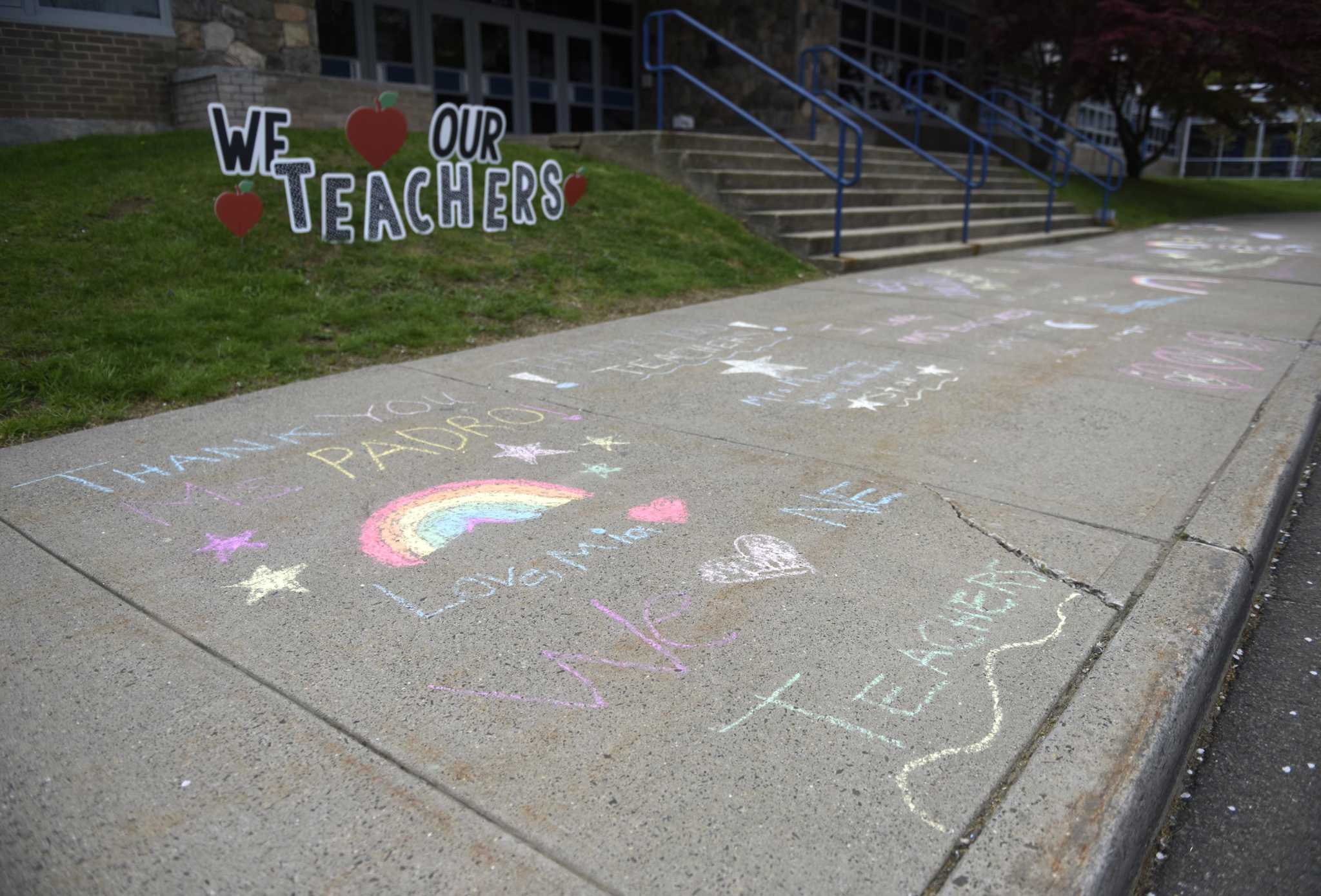 In Photos: Families ‘Chalk the Walk’ at Northeast School for Teacher ...