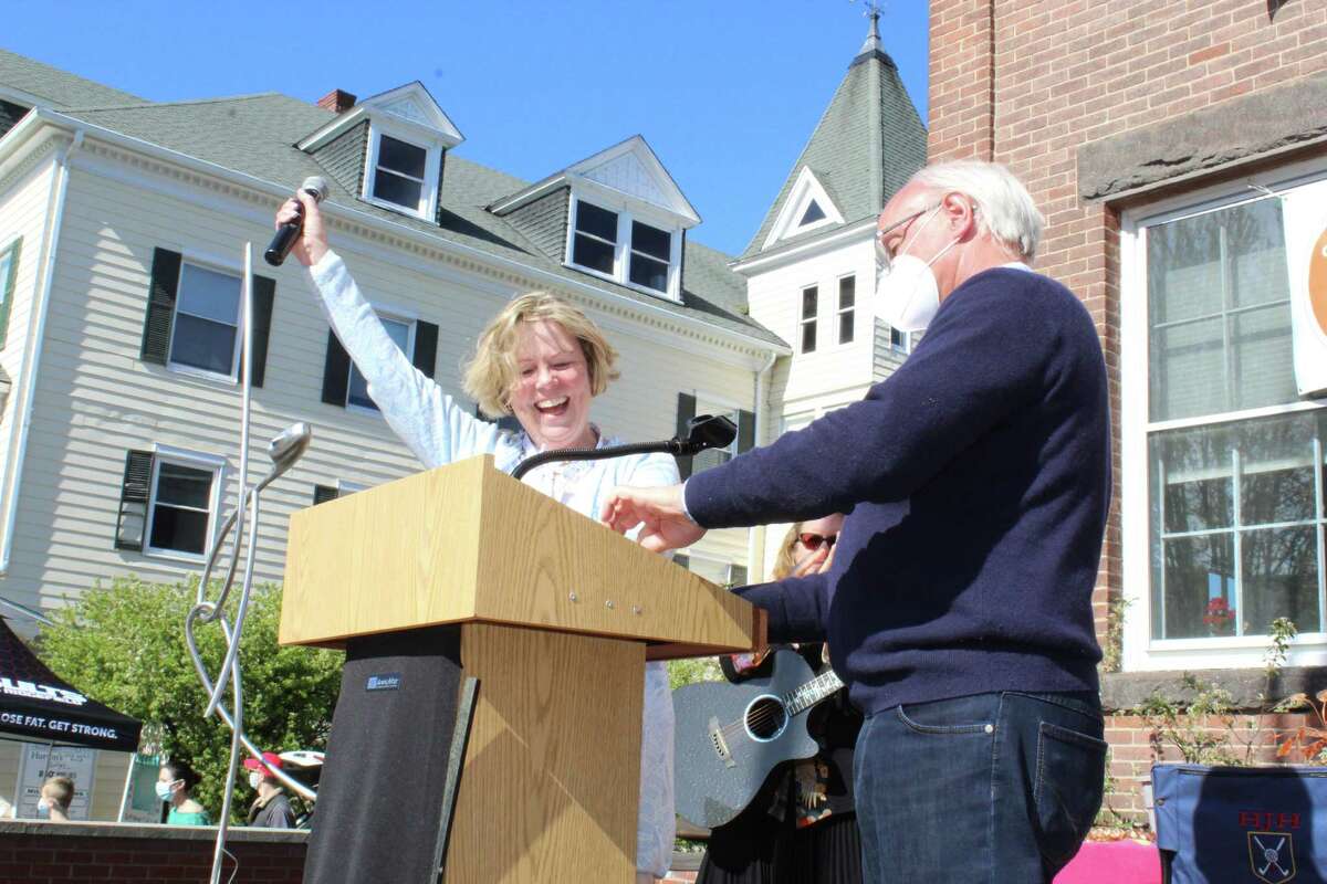 Ridgefield Spring Stroll helps reunite community amid pandemic
