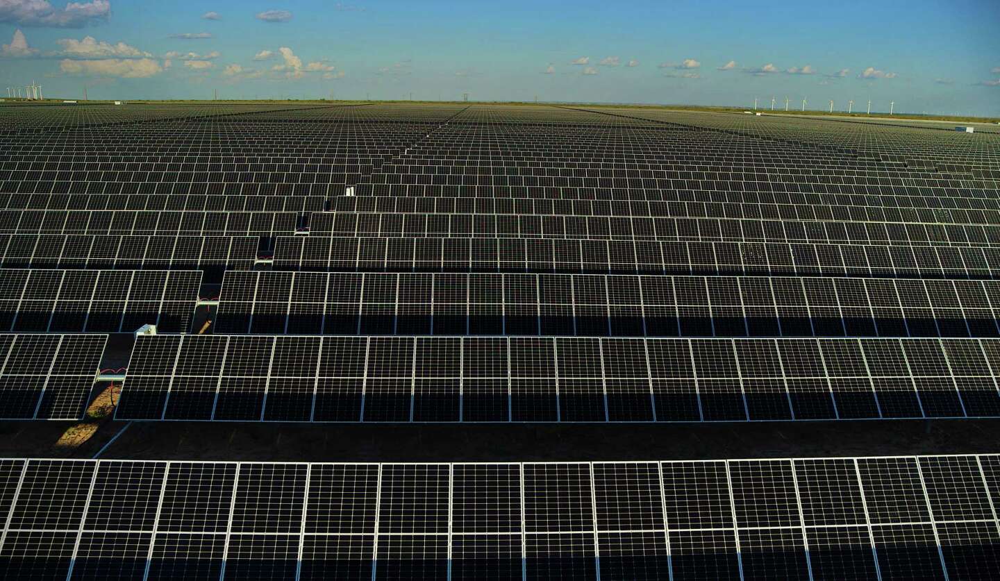 Wind and solar power is rapidly growing in Texas, but ERCOT limits how ...