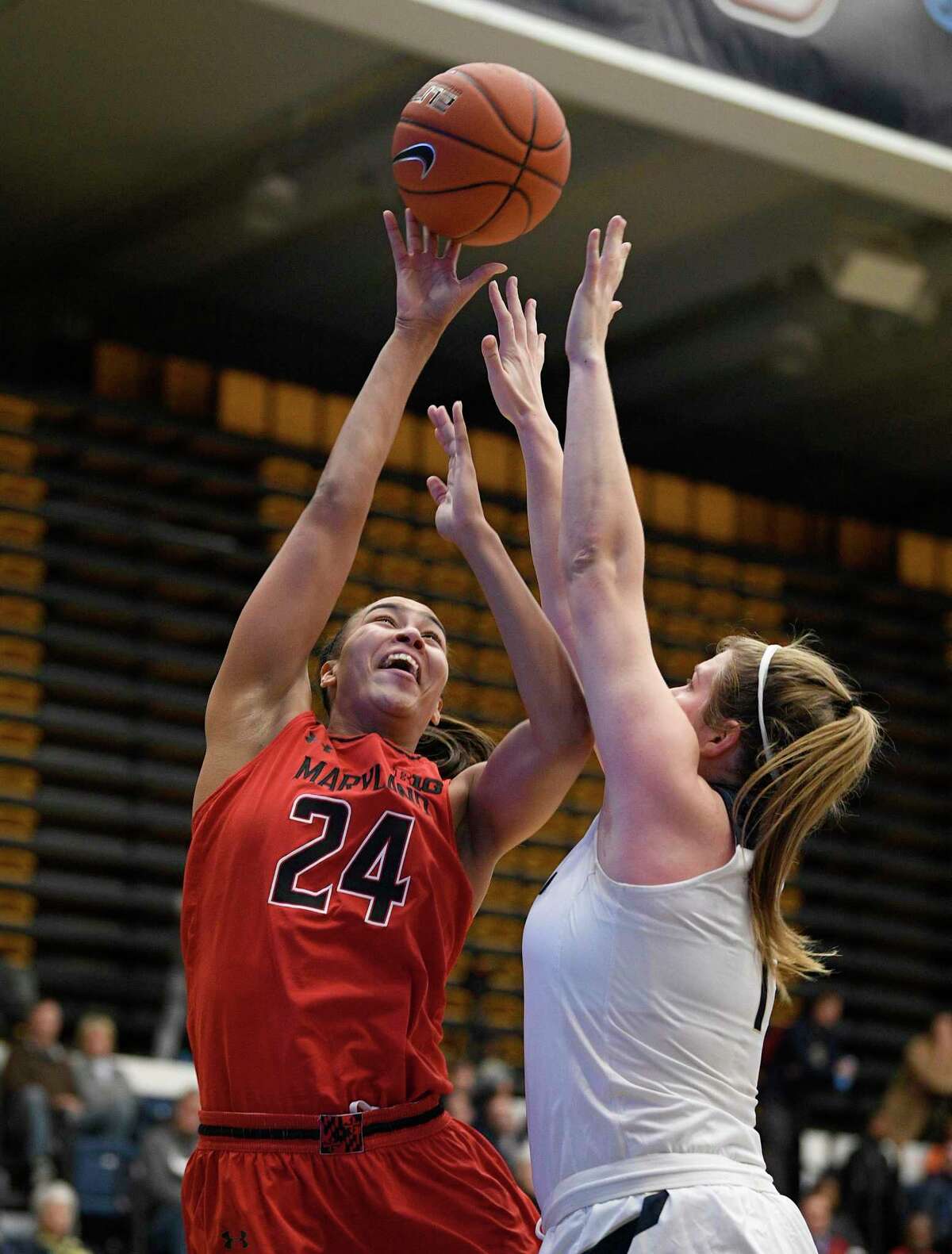 Sisters Brionna and Stephanie Jones reunite in Connecticut Sun training ...