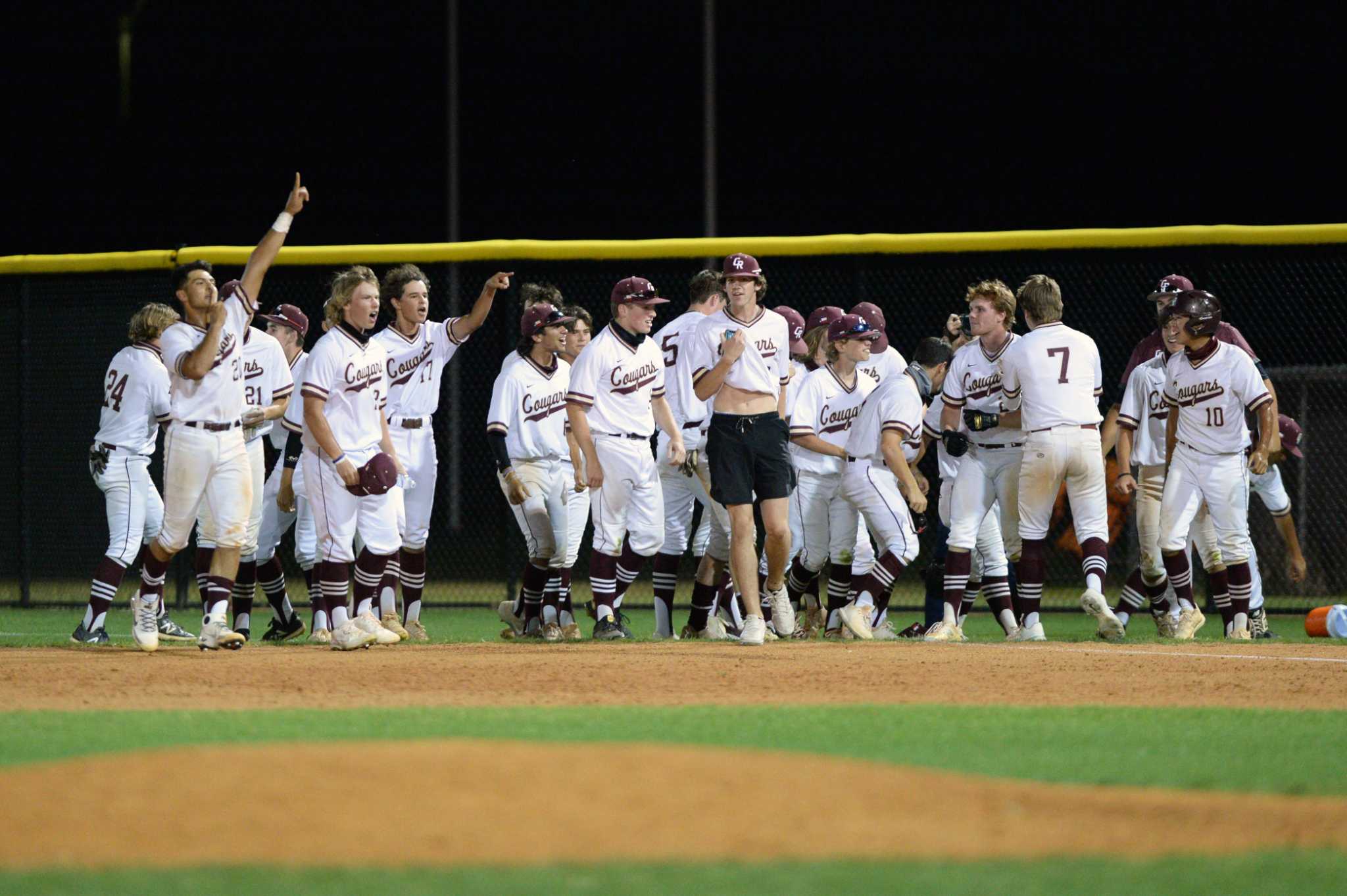 Seventh-inning rally sends Cinco Ranch to area playoffs