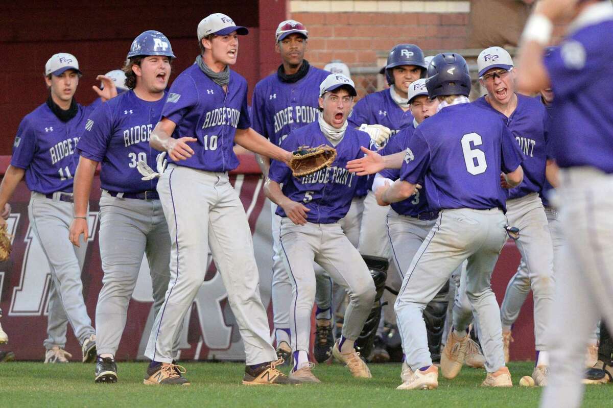 Seventh-inning rally sends Cinco Ranch to area playoffs