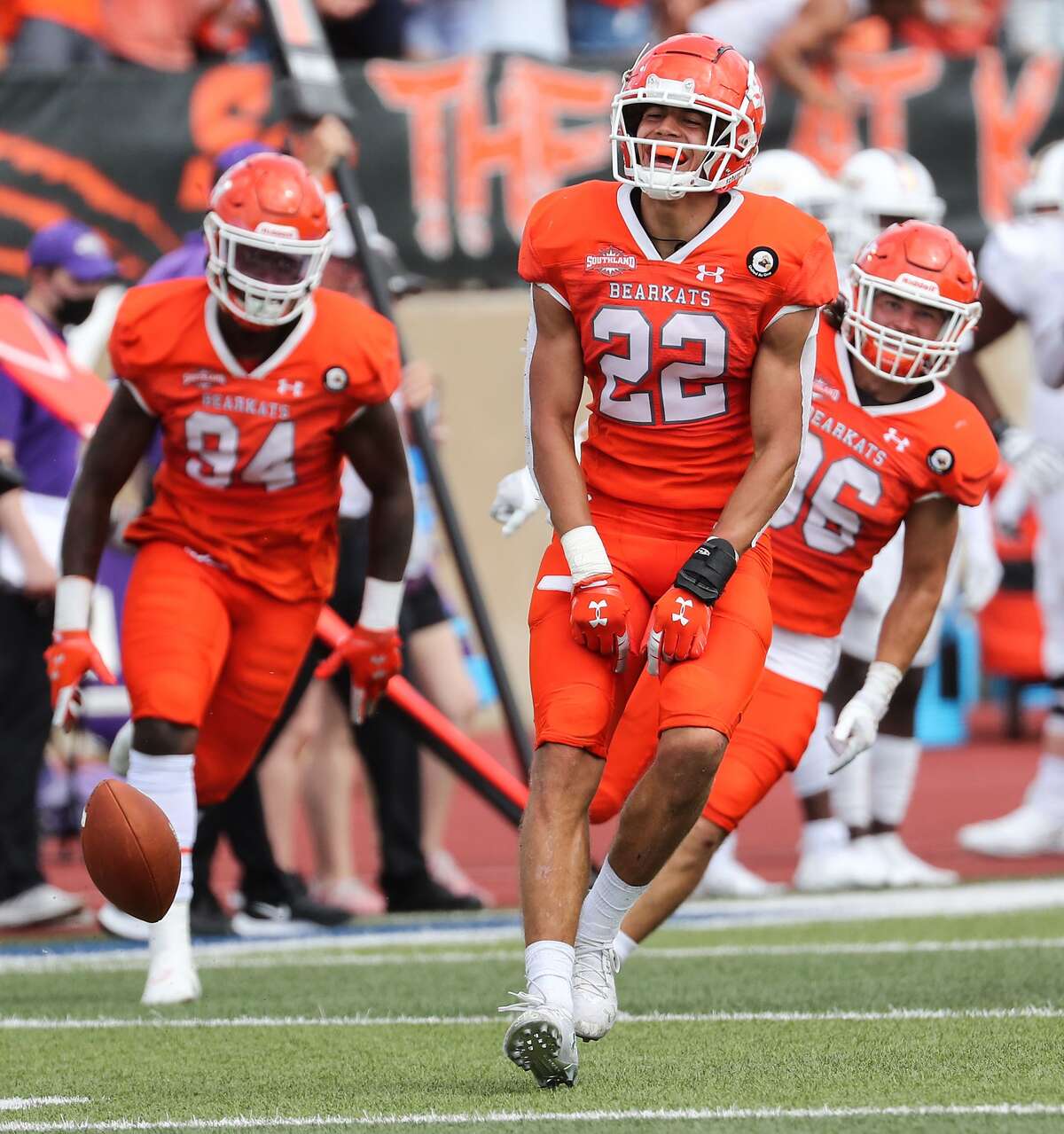 Sam Houston advances to FCS title game with comeback win vs. James Madison