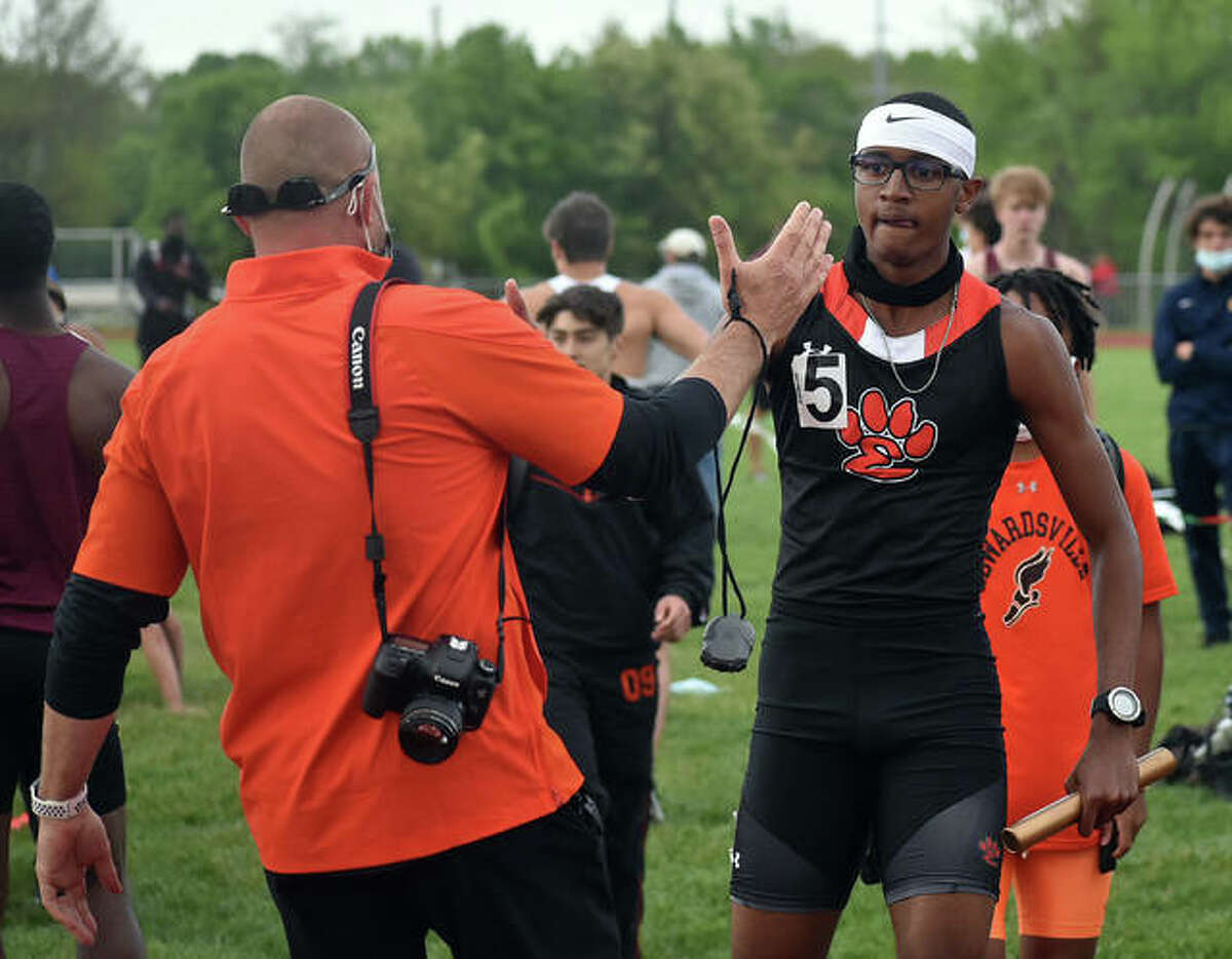 Host Tigers overtake Mascoutah to win Winston Brown Invite