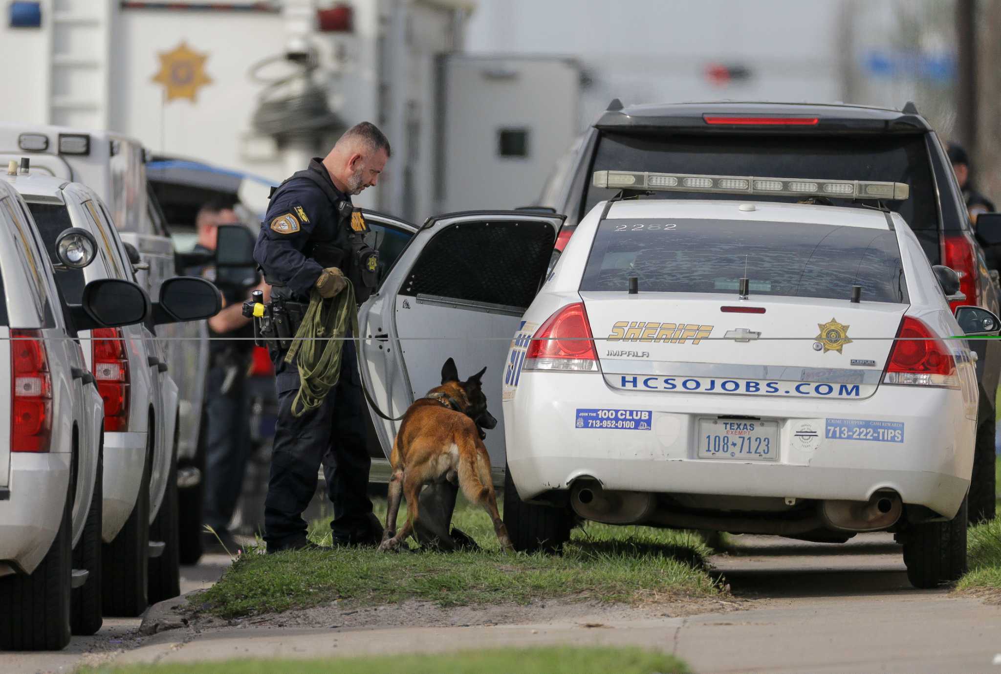 SWAT scene cleared; no suspect found in Harris County gun store break-in