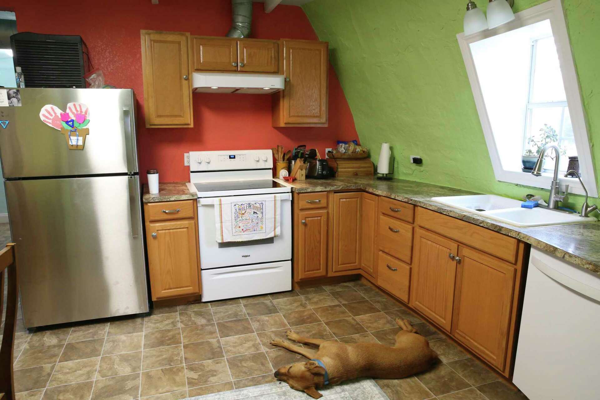 Inside a Hondo dome house that’s home to humans, not Hobbits