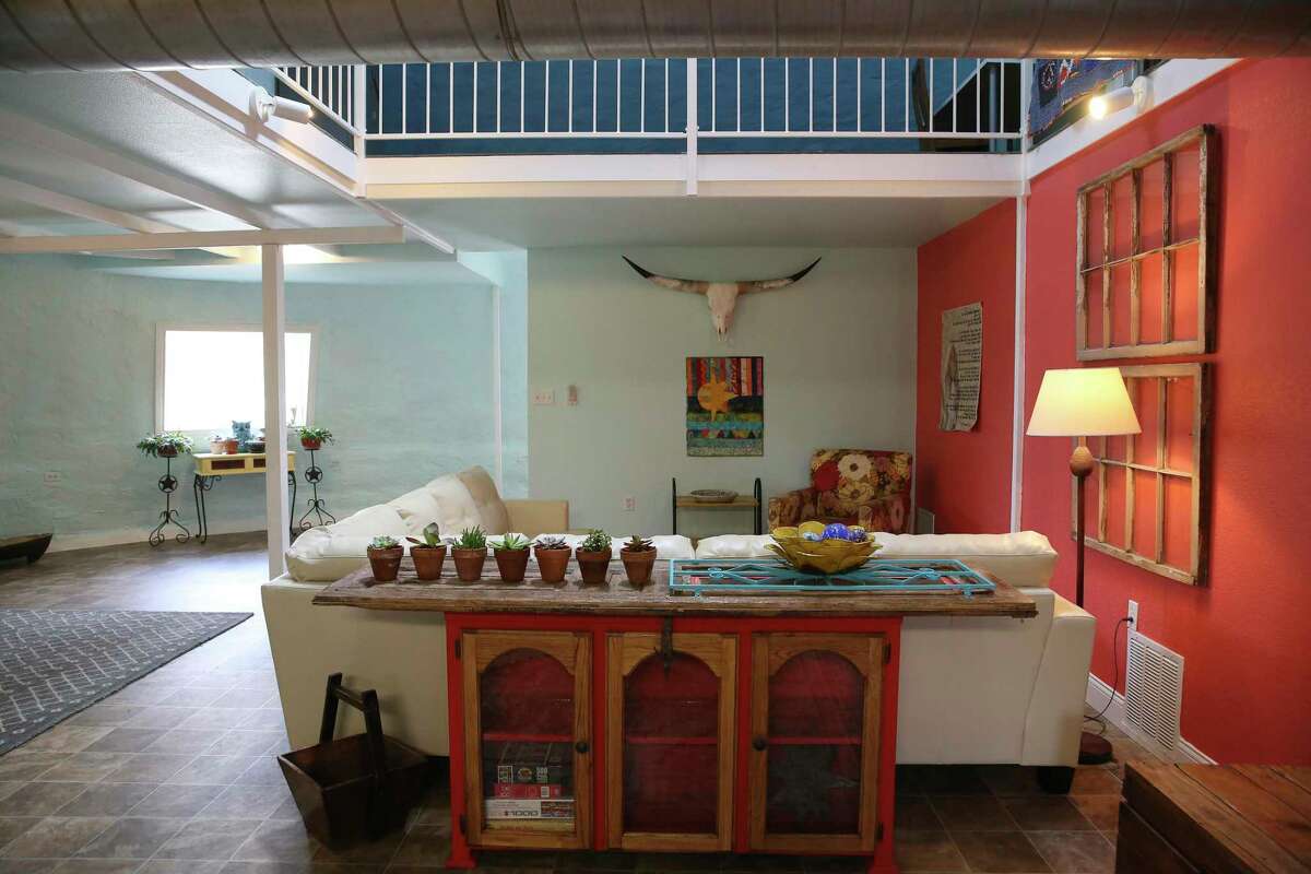 Inside a Hondo dome house that’s home to humans, not Hobbits