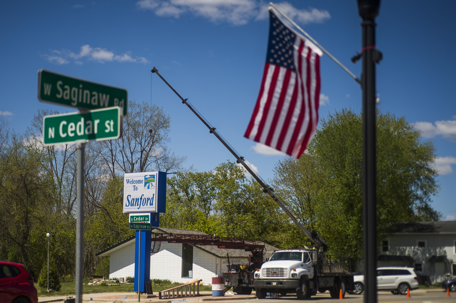 New welcome sign installed in downtown Sanford
