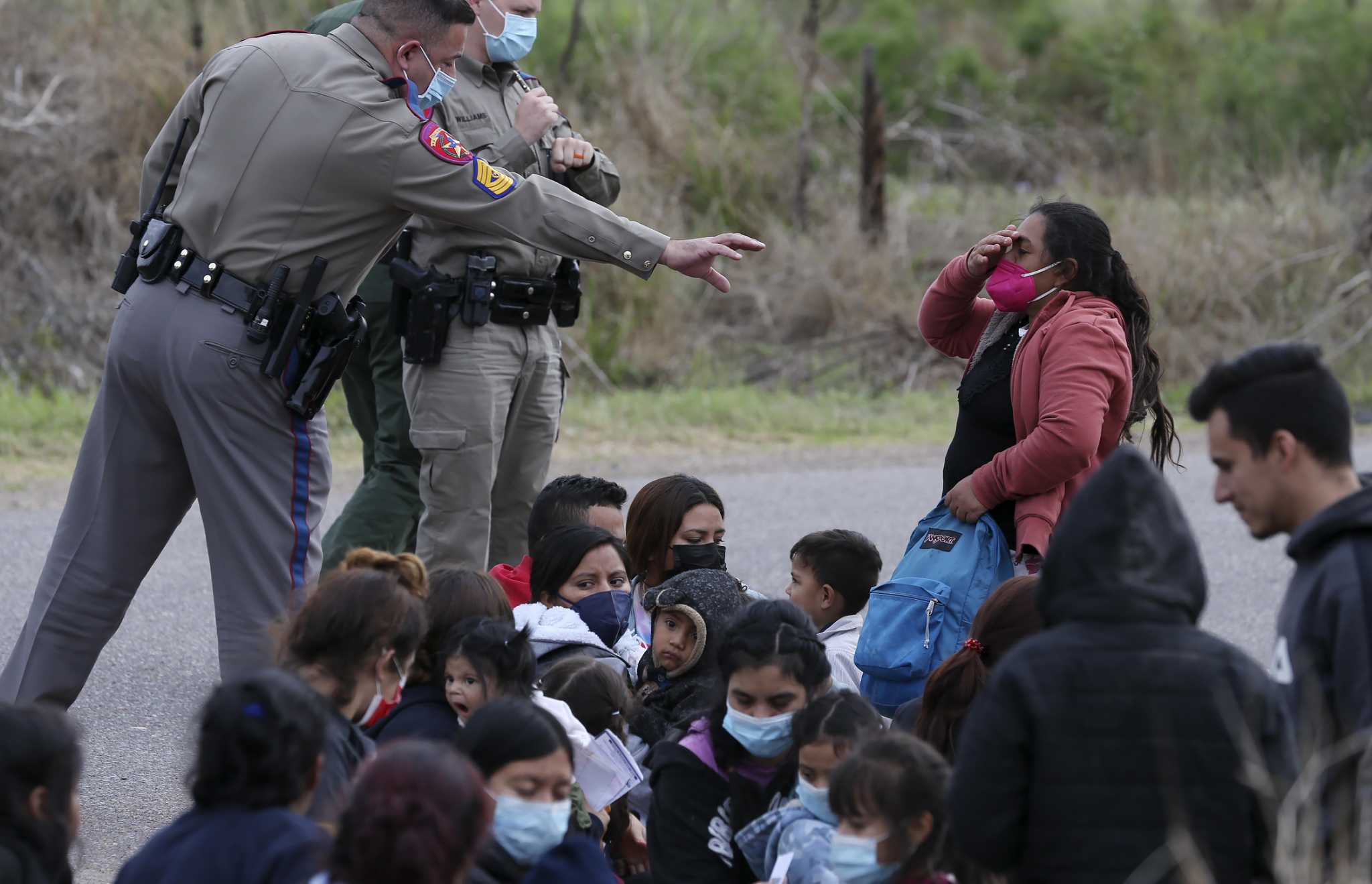 Border crossings by migrant children drop amid rise in overall migration
