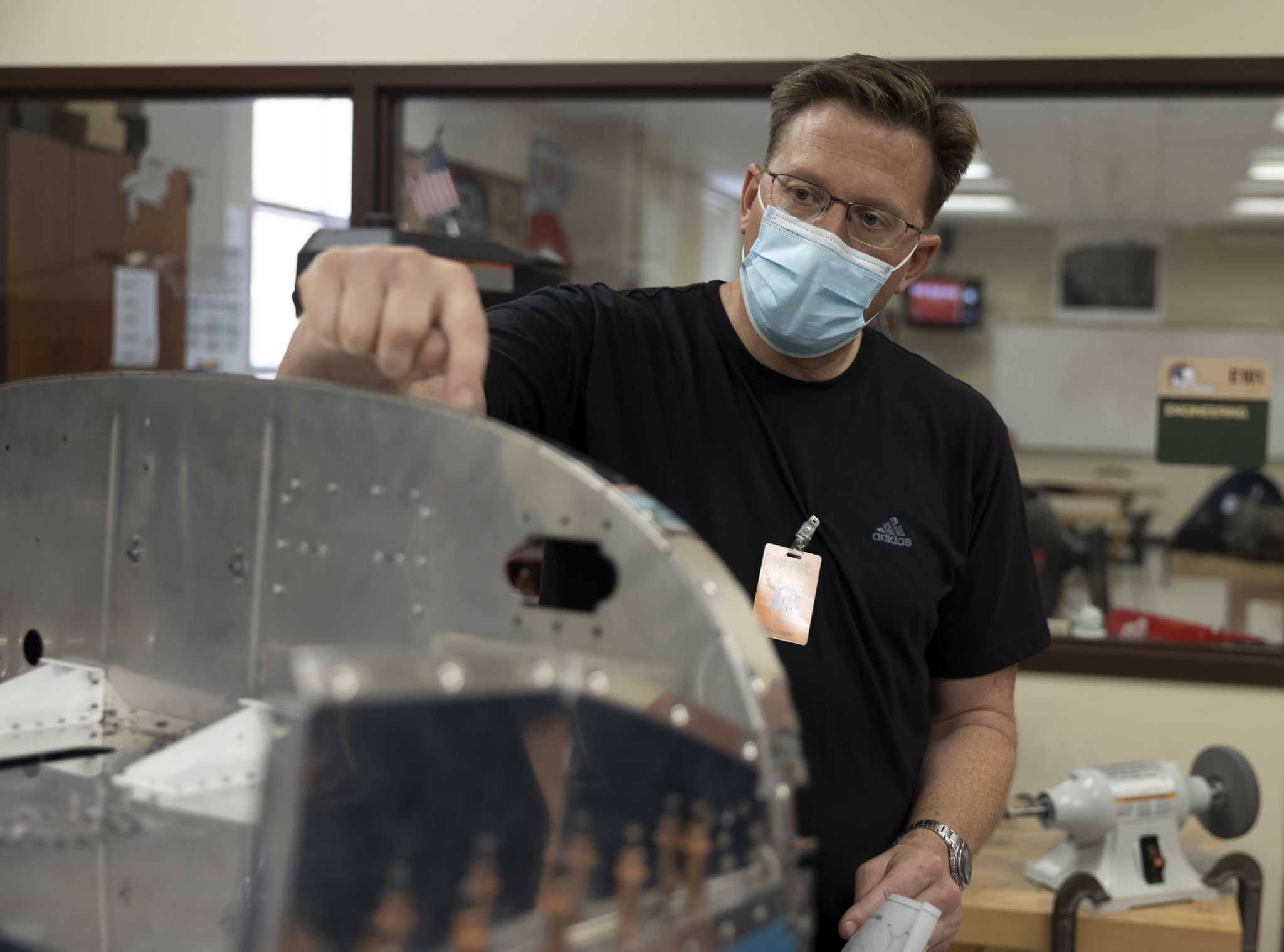 Taking flight: Porter High aerospace students are building a plane