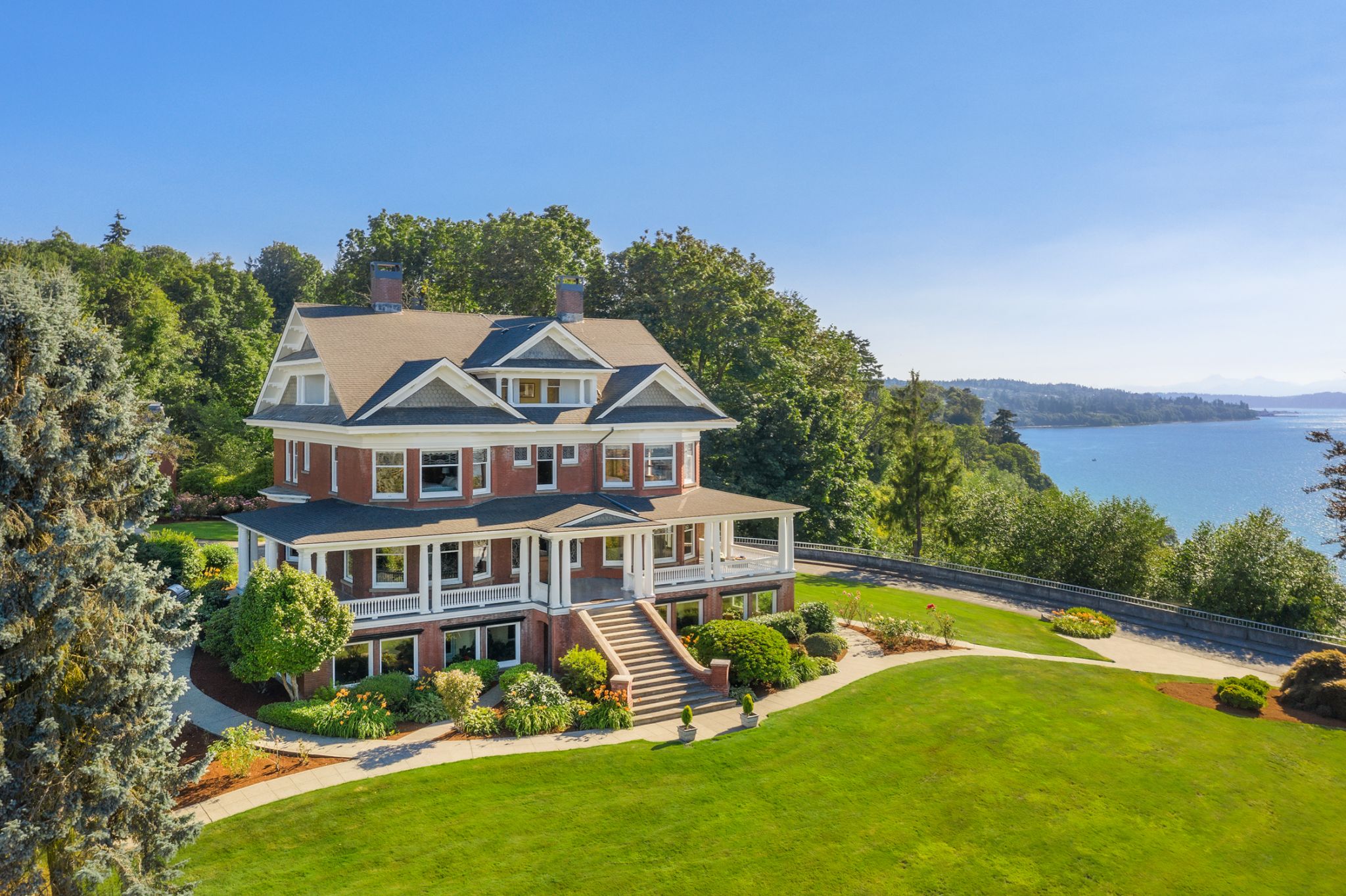 Built in 1905, Everett's Rucker Mansion is a preserved and historic gem
