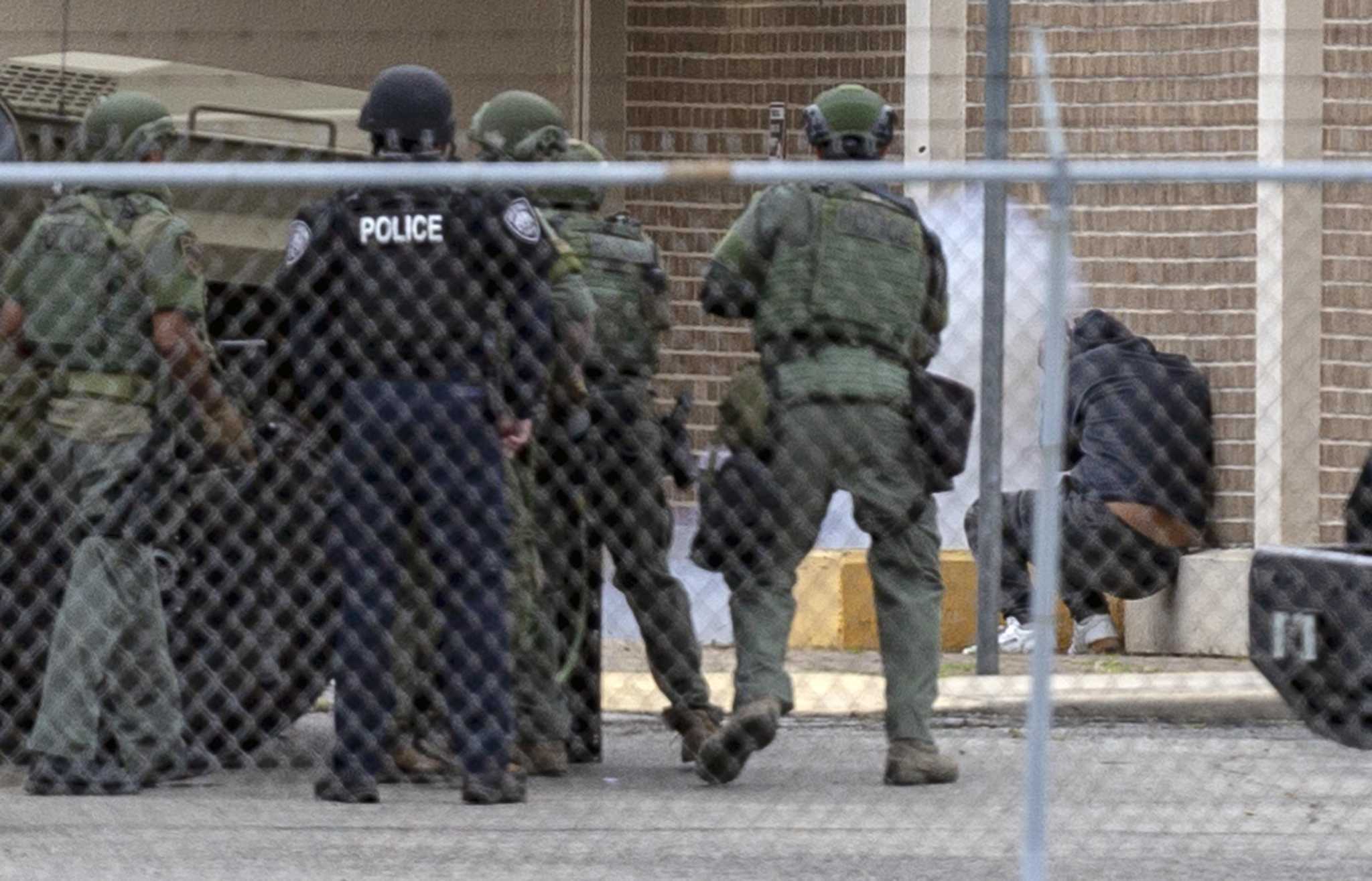 Standoff near a South Side H-E-B ends peacefully