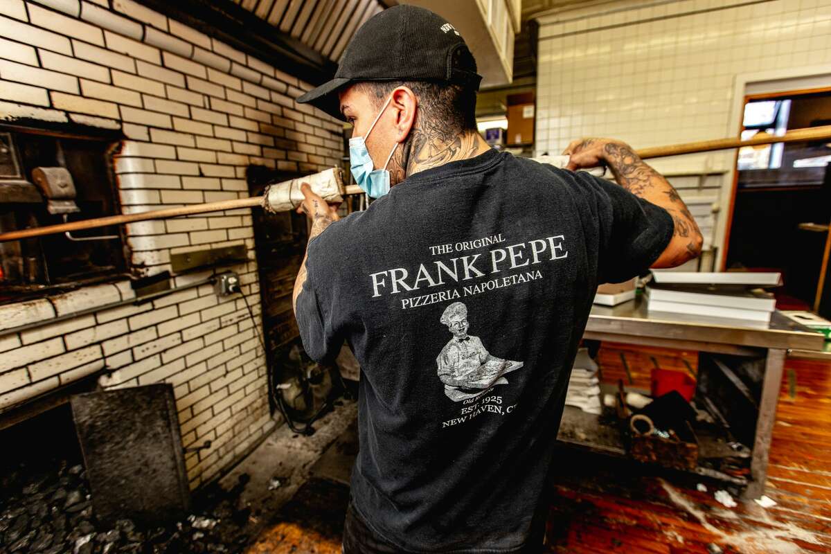 Frank Pepe’s voted CT’s Most Iconic Eatery in Hearst bracket