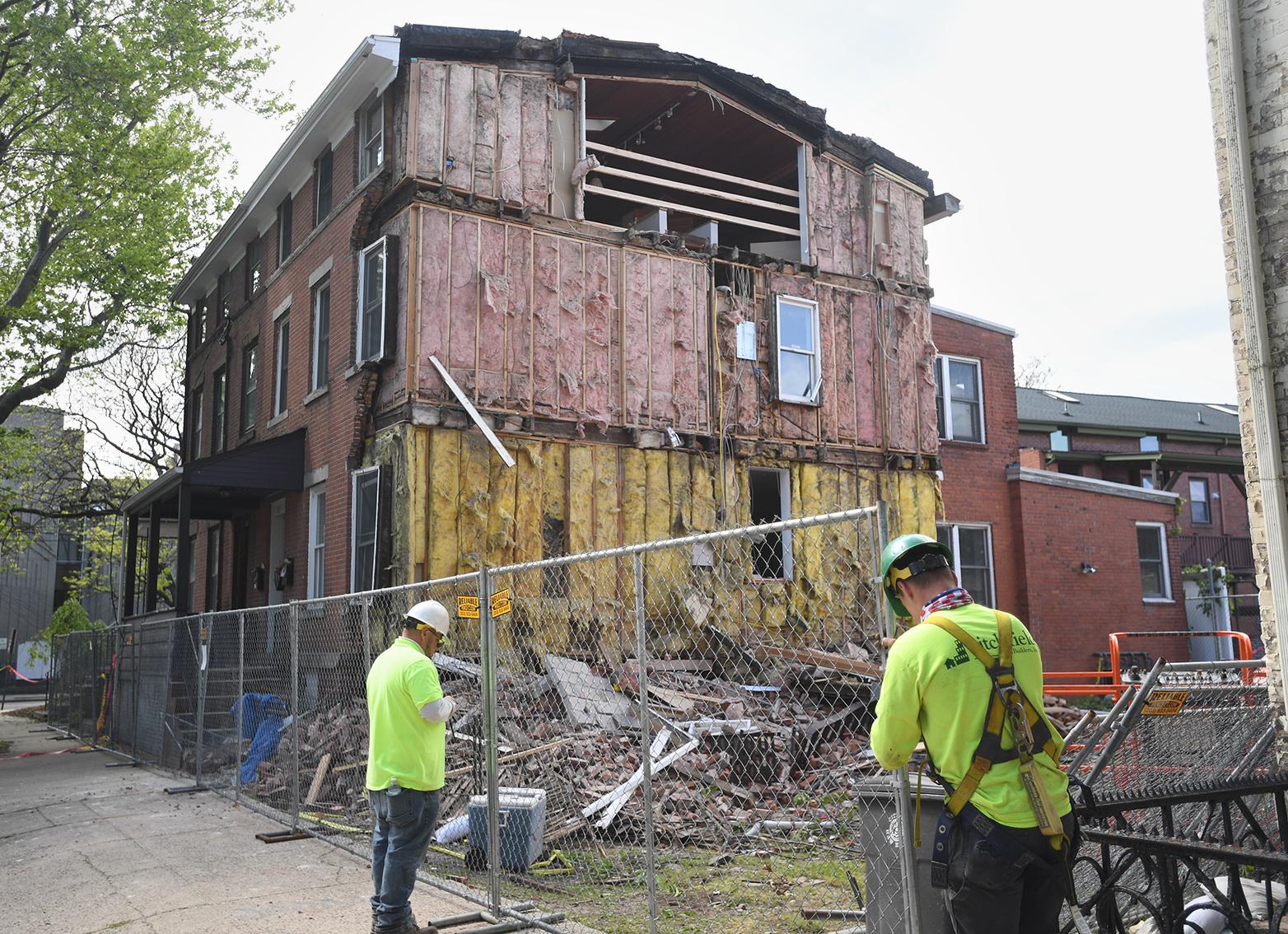 Contractor shoring-up partially collapsed New Haven building in Wooster ...