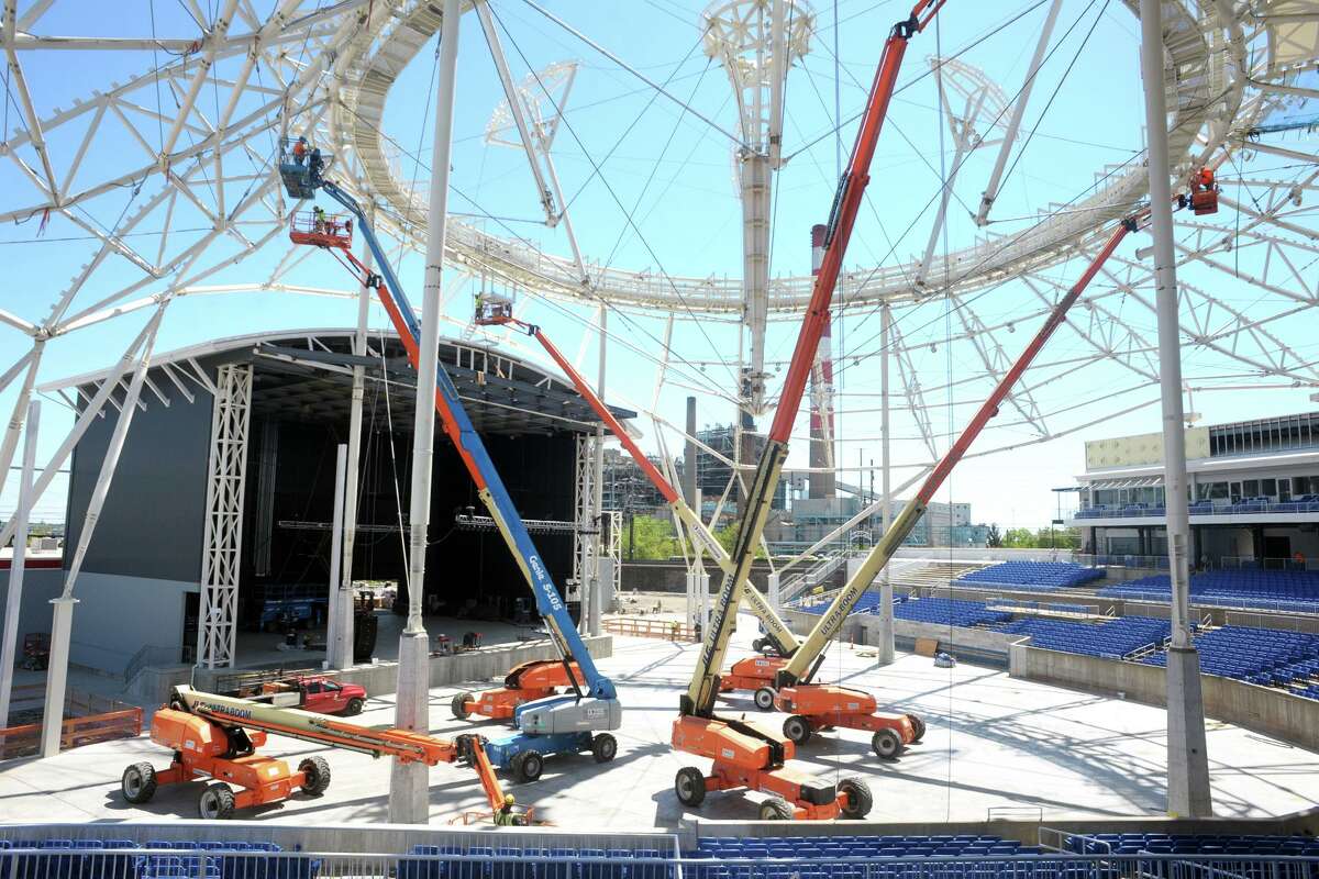 Bridgeport amphitheater quietly opens for graduations