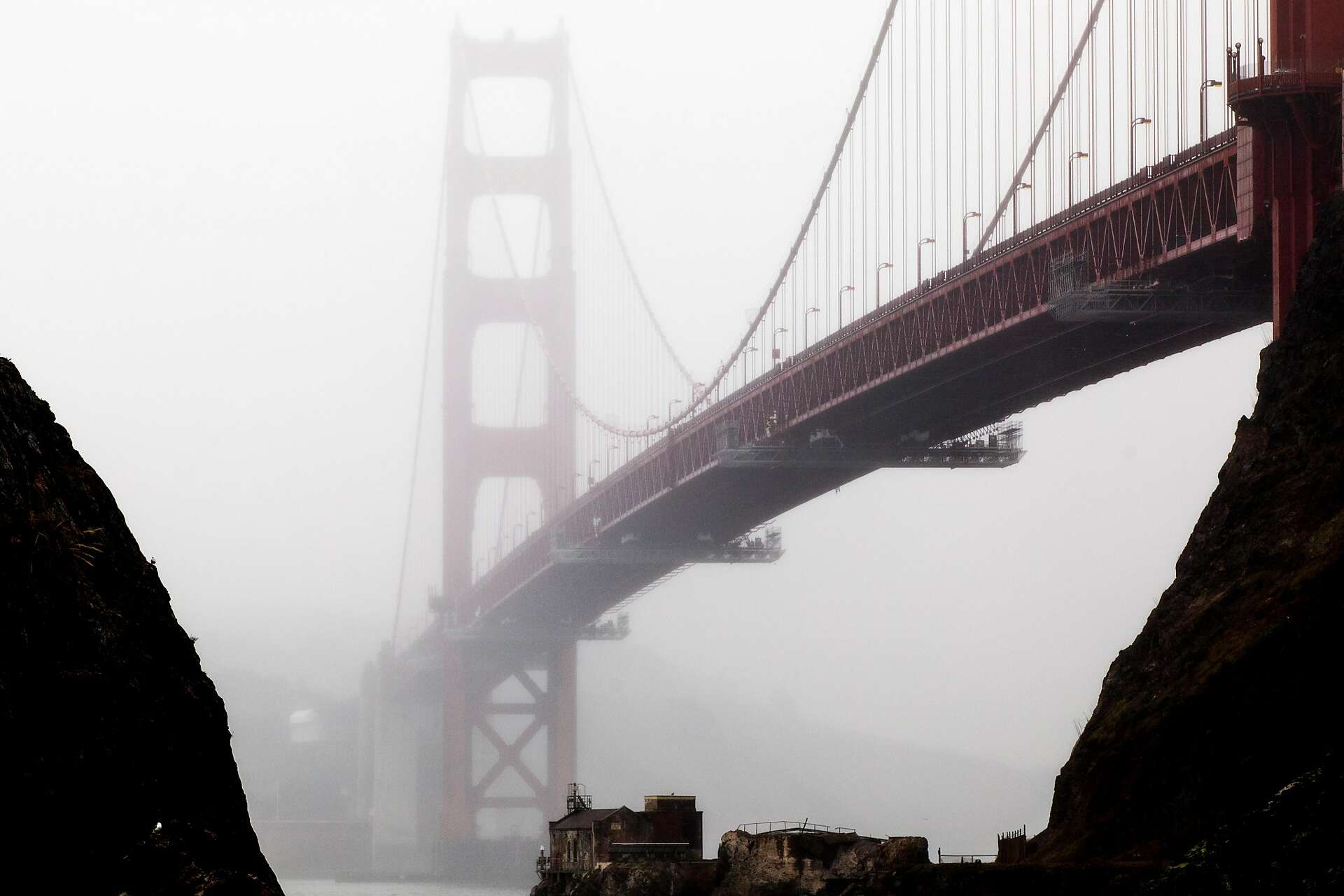 The Golden Gate Bridge ‘humming’ is driving people crazy. A team of ...