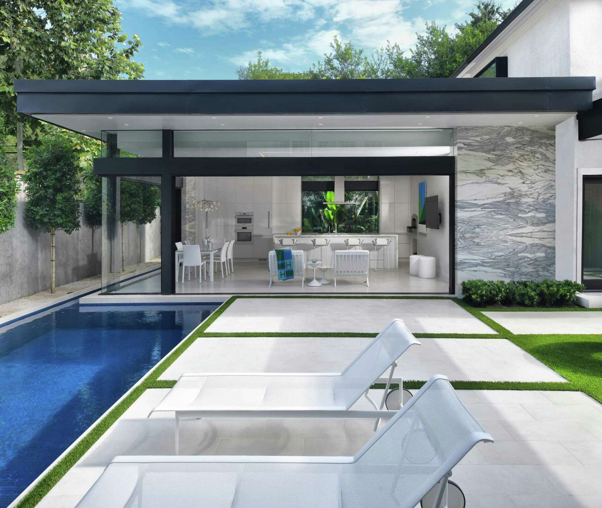 2021 Modern home tour showcases style that’s gaining traction in Houston