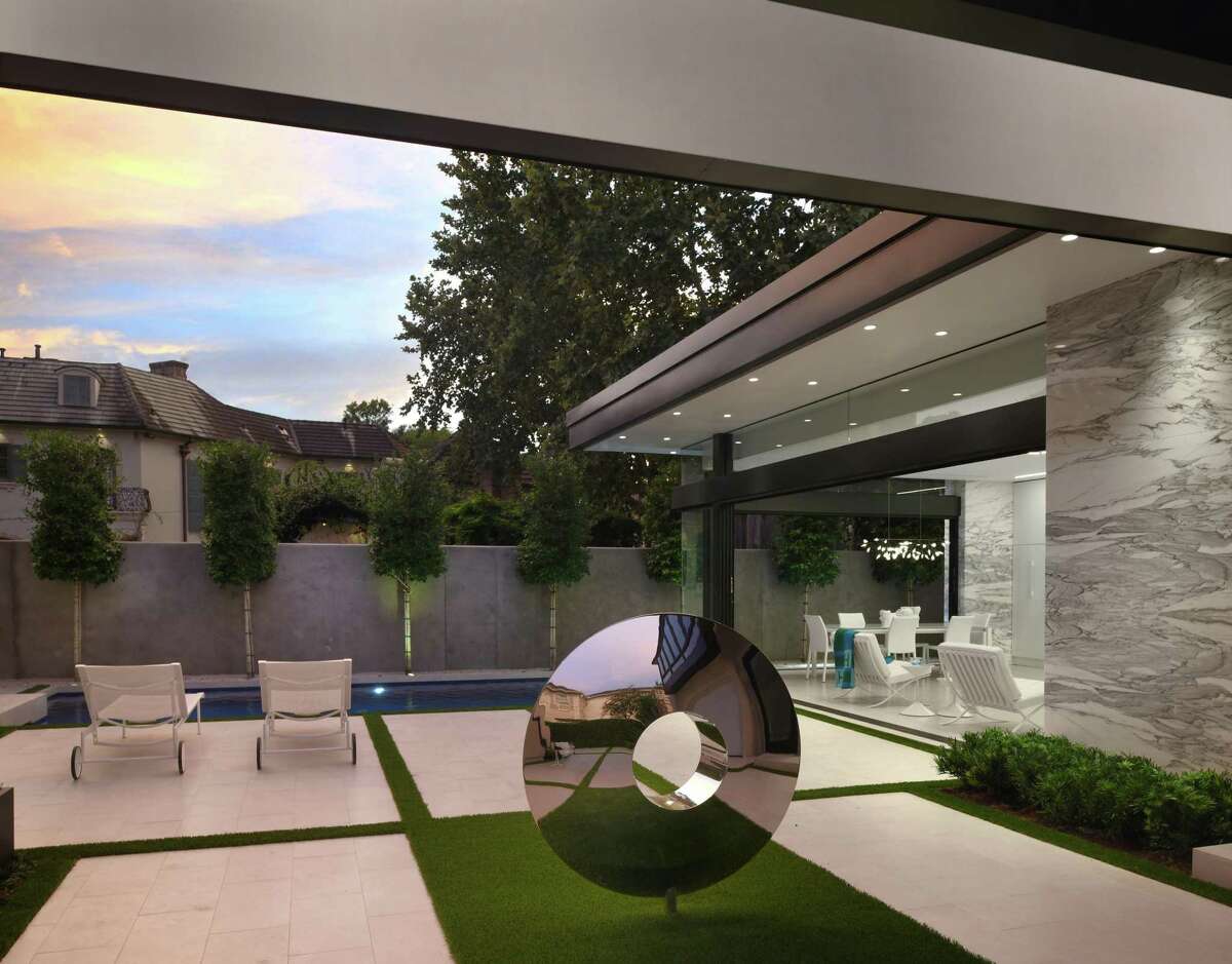 2021 Modern home tour showcases style that’s gaining traction in Houston
