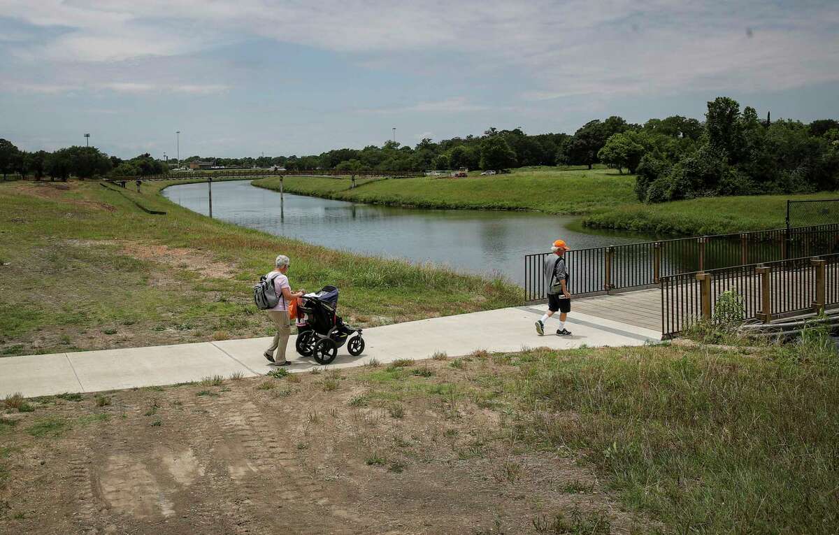 Project to link trails along Sims Bayou will lift community, officials say