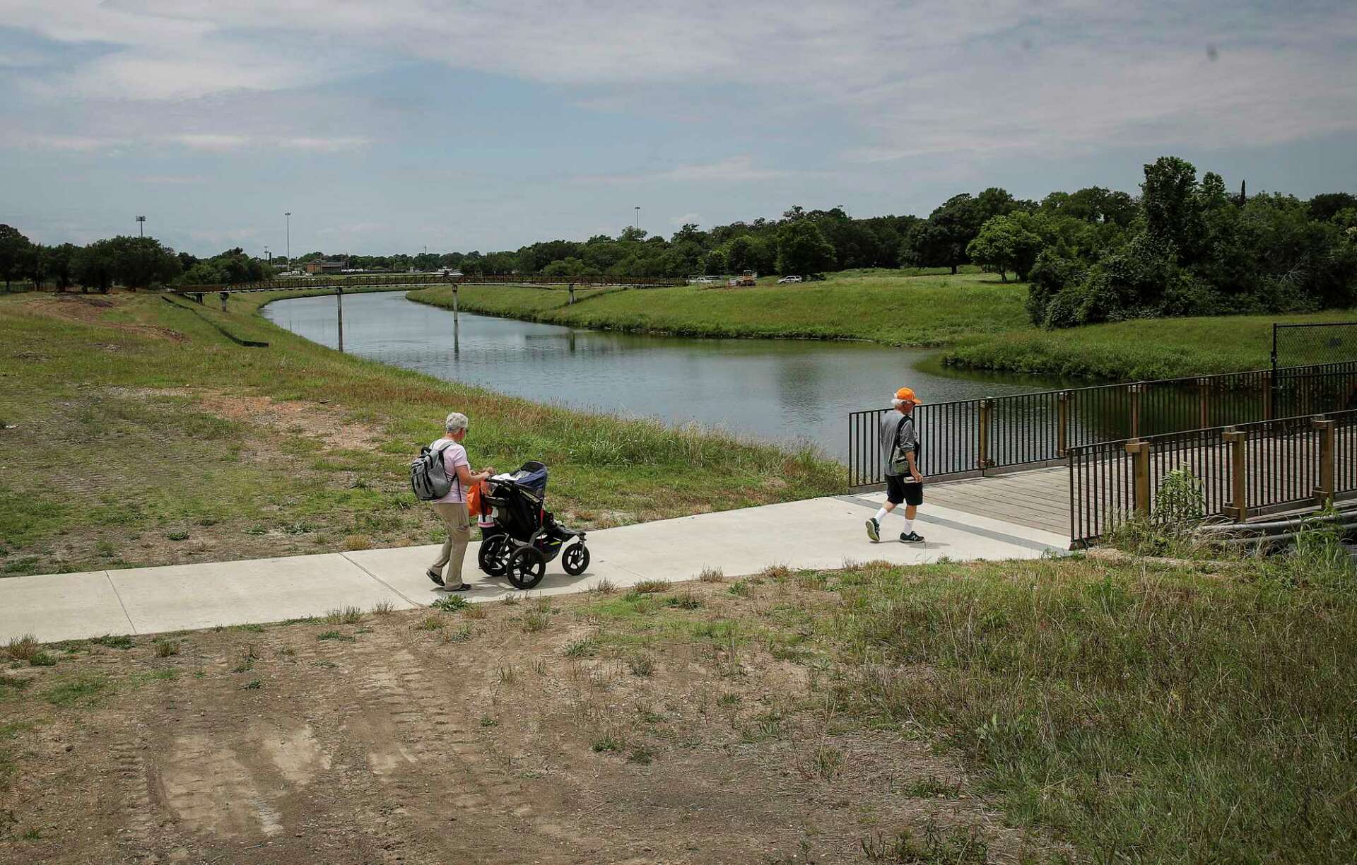 Project to link trails along Sims Bayou will lift community, officials say