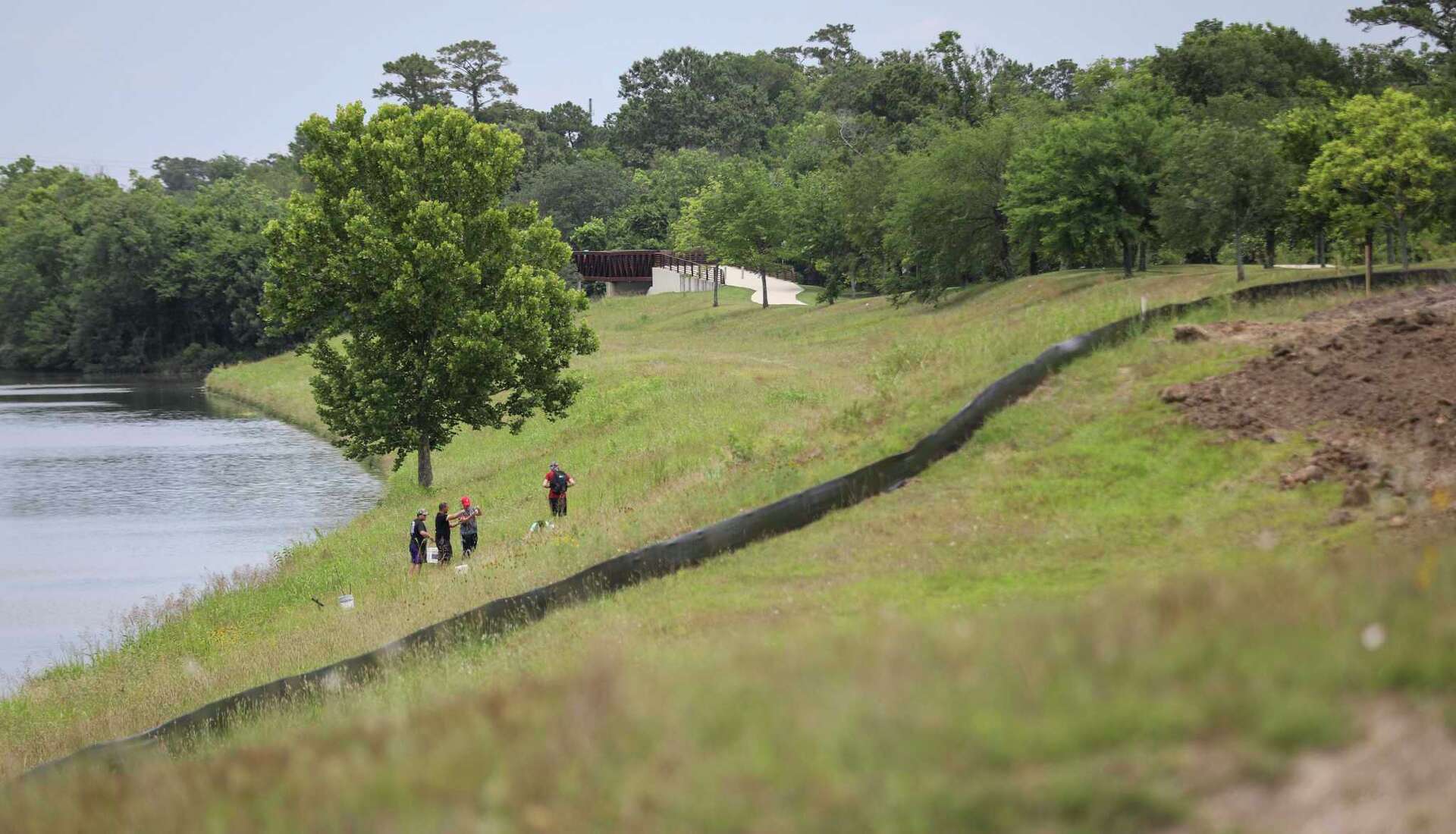 Project to link trails along Sims Bayou will lift community, officials say