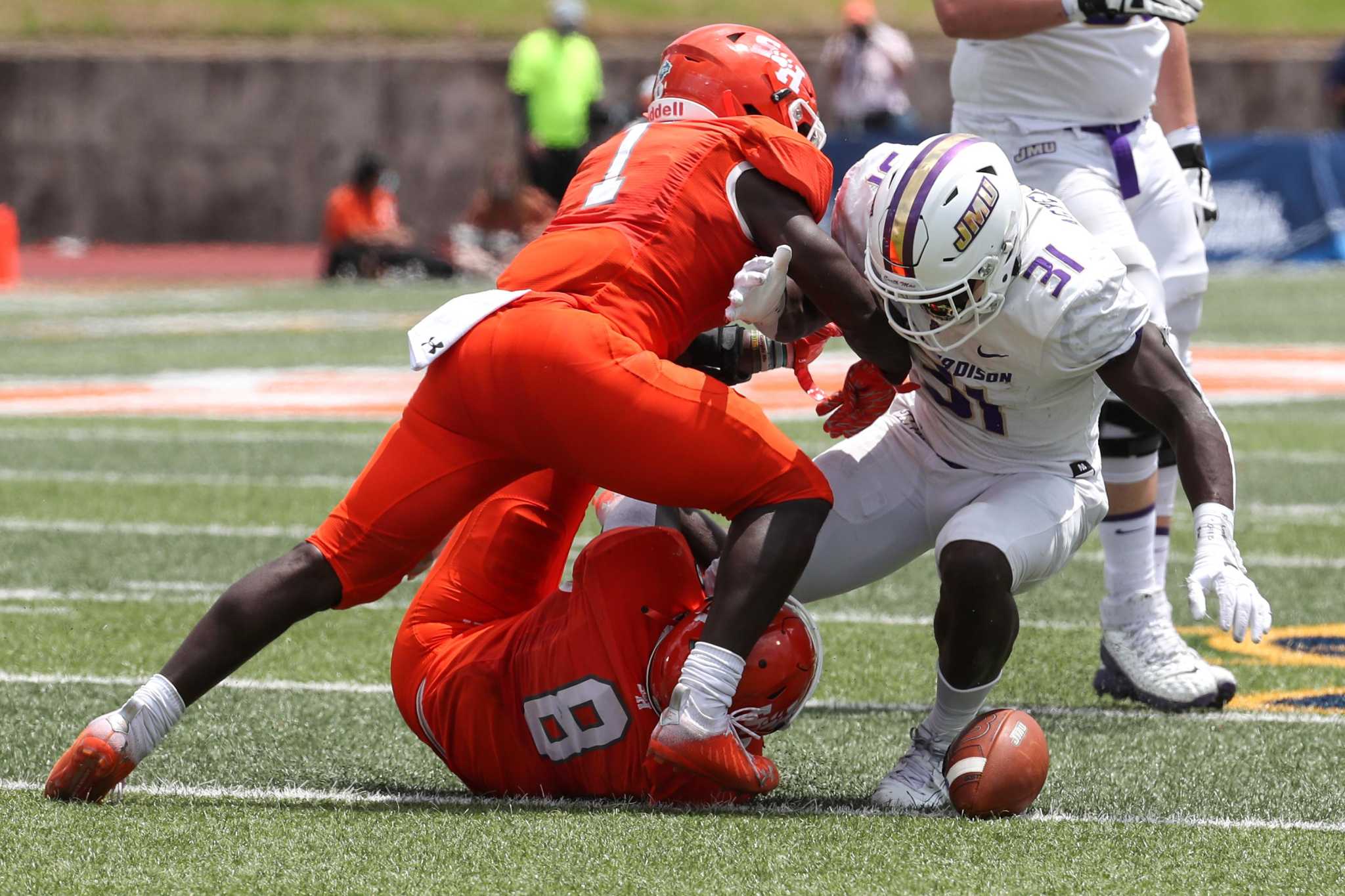 Smith: Sam Houston linebacker enjoys comforts of being close to home