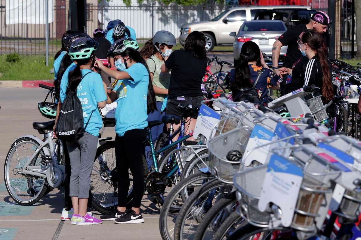 High school students ride for mental health at Wellness on Wheels event