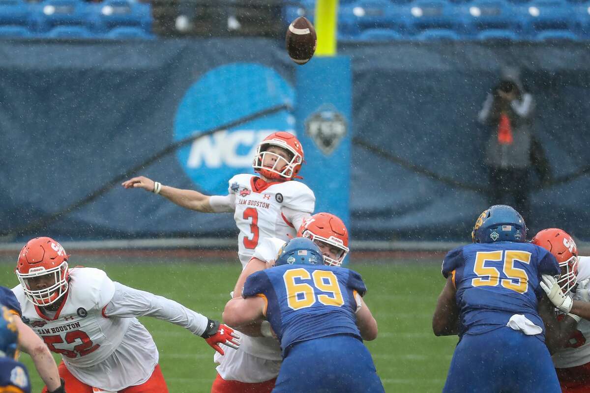 Smith: Eric Schmid carries Sam Houston to the finish line