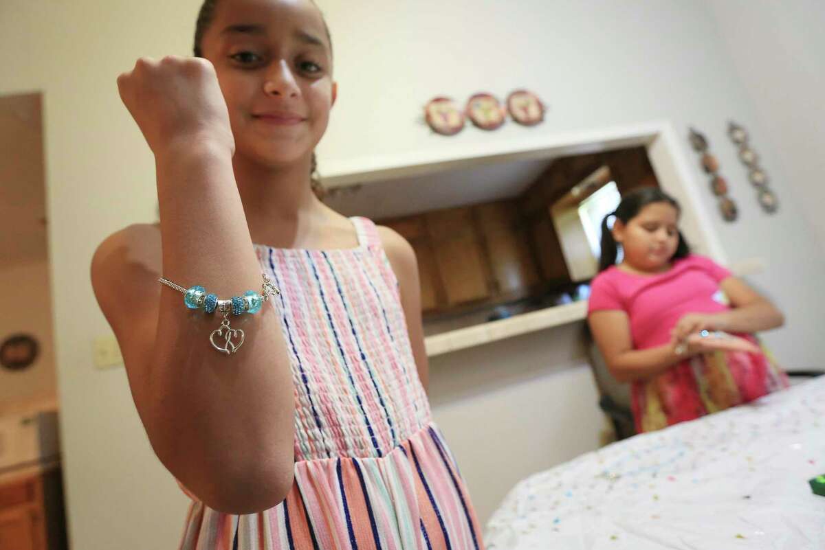 South Side San Antonio sisters, 10 and 11, launch colorful, successful ...