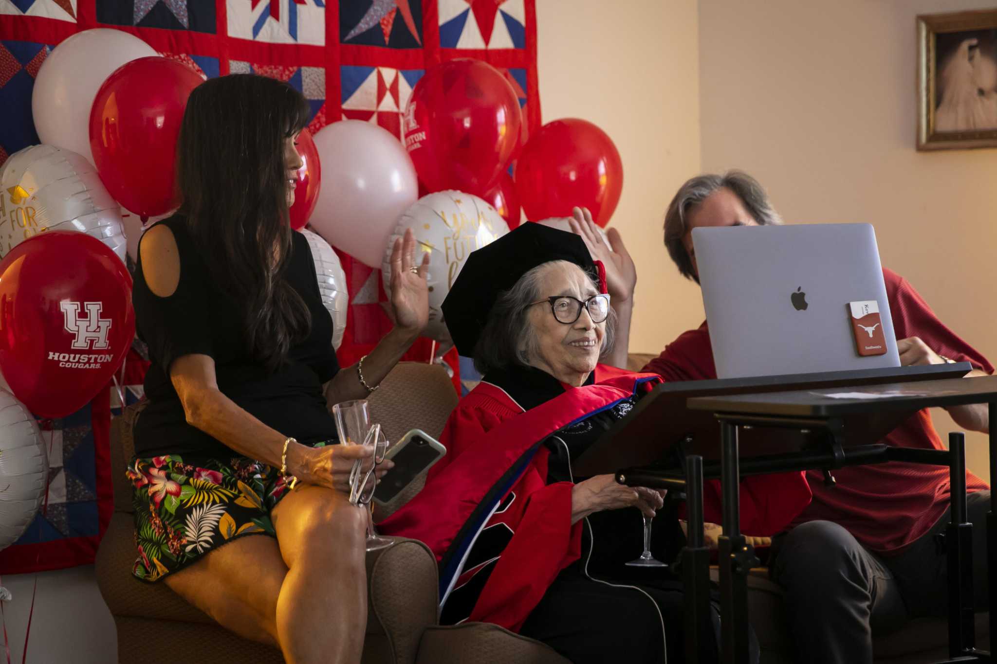 90-year-old great-great grandma receives honorary degree from ...