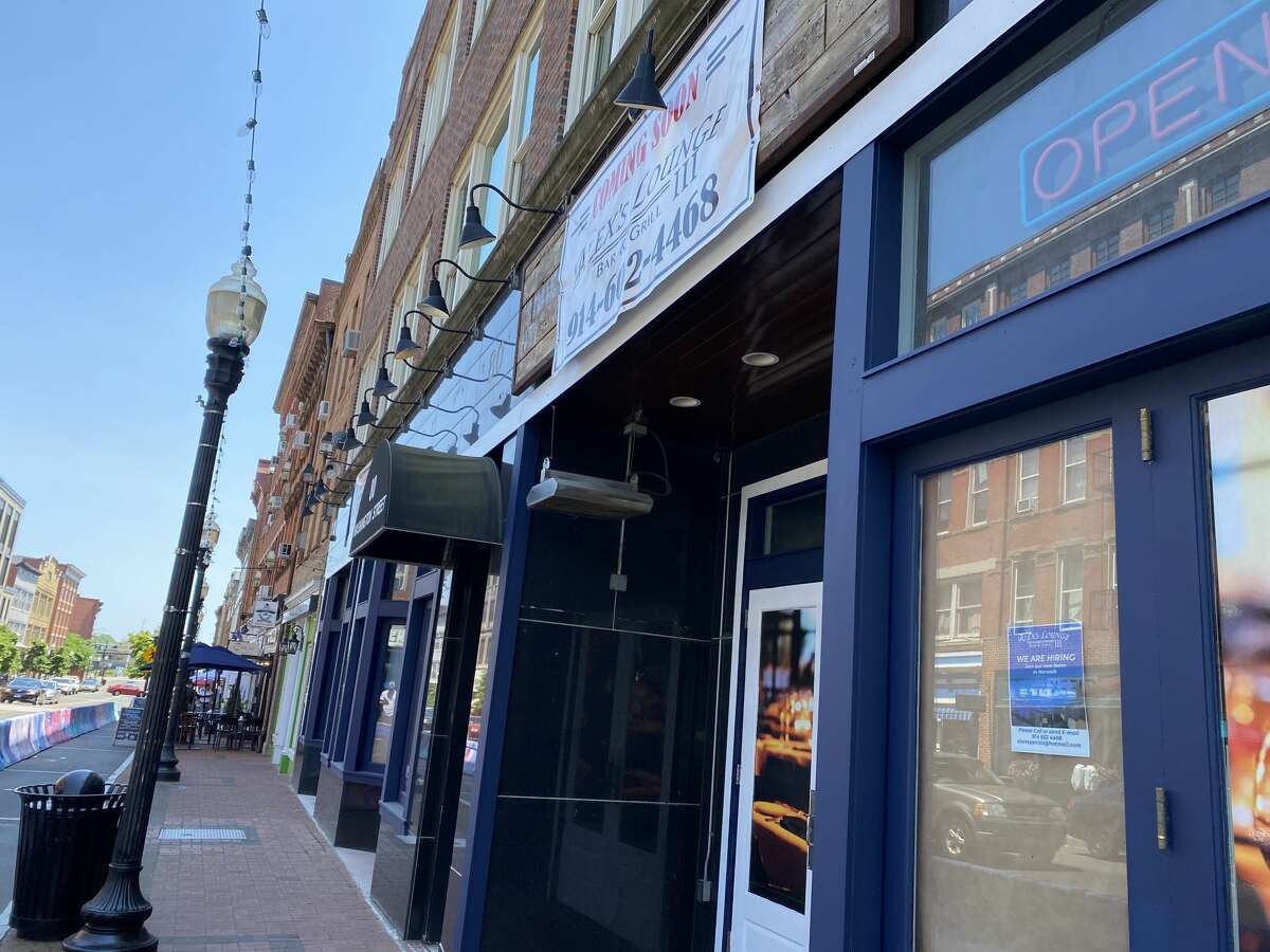 Bar and grill to open its first CT location in Norwalk