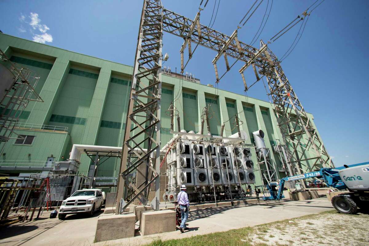 How cold weather in Houston turned into a deadly disaster